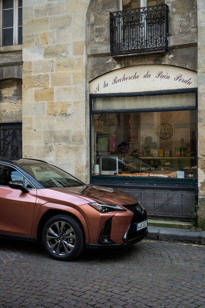 NOUVEAU LEXUS UX 2024 : TOUJOURS PLUS DE PUISSANCE ÉLECTRIFIÉE, D ...