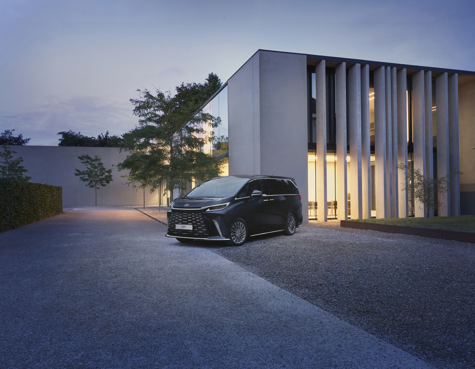 ALL-NEW LEXUS LM DPL PRESS KIT