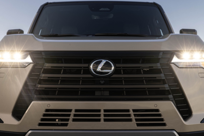 THE LEXUS GX: REDEFINING THE AUTHENTIC OFF-ROADER WITH LUXURY
