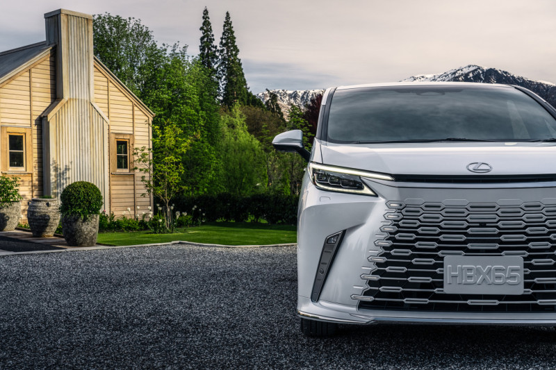 THE LEXUS LM: REDEFINING LUXURY TRANSPORT