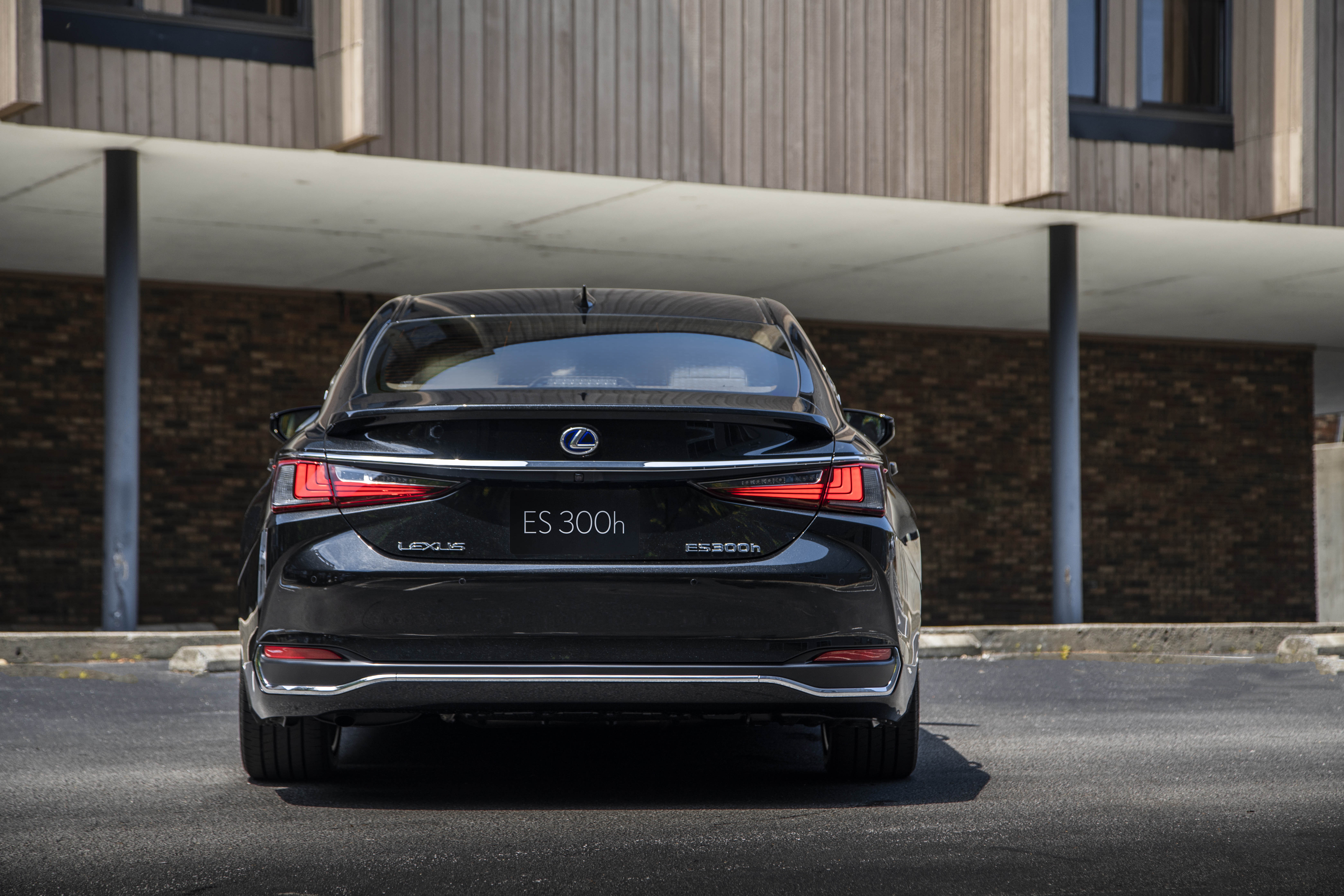 THE ALL-NEW LEXUS ES: A HIGHER LEVEL OF PERFORMANCE AND SOPHISTICATION