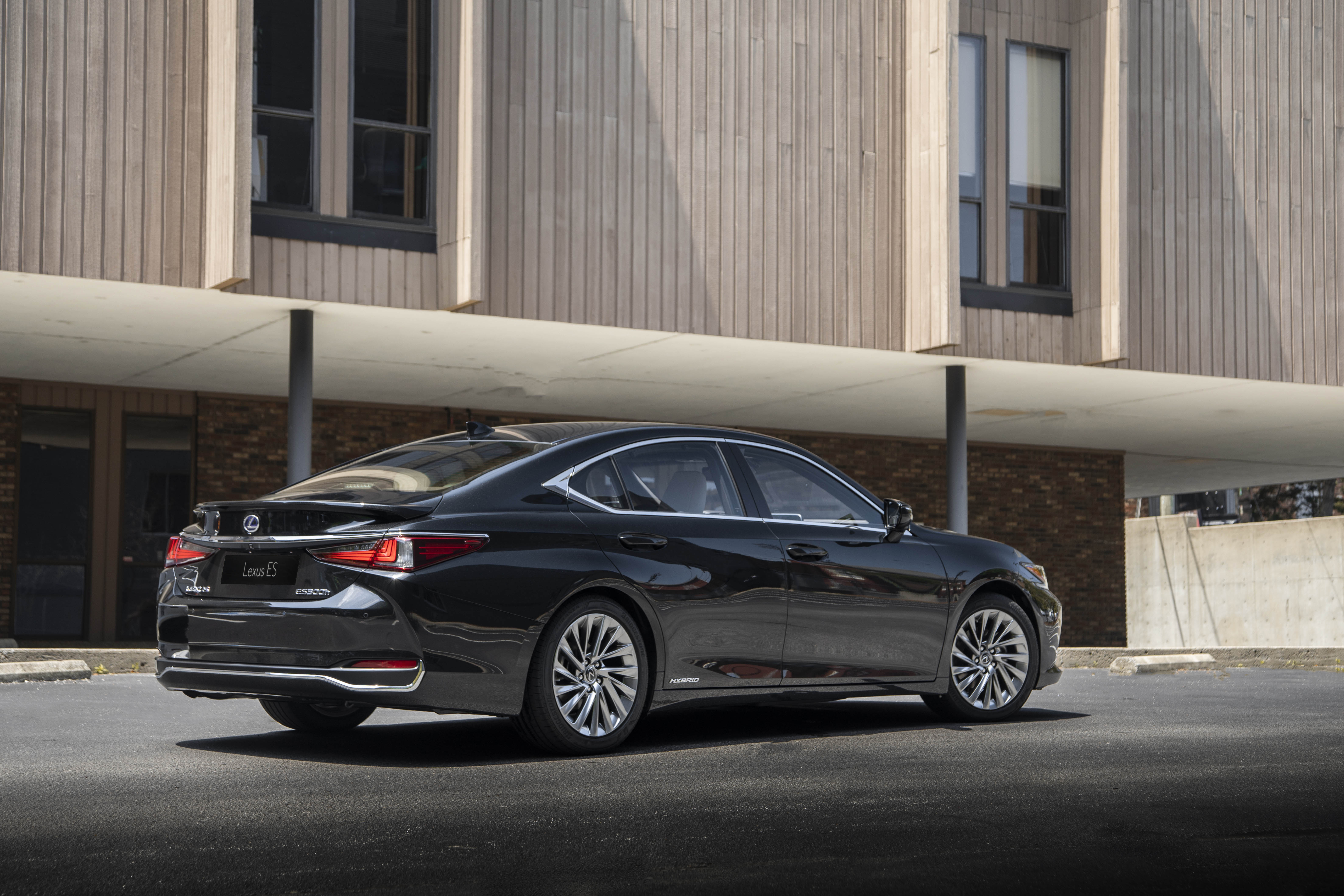 THE ALL-NEW LEXUS ES: A HIGHER LEVEL OF PERFORMANCE AND SOPHISTICATION