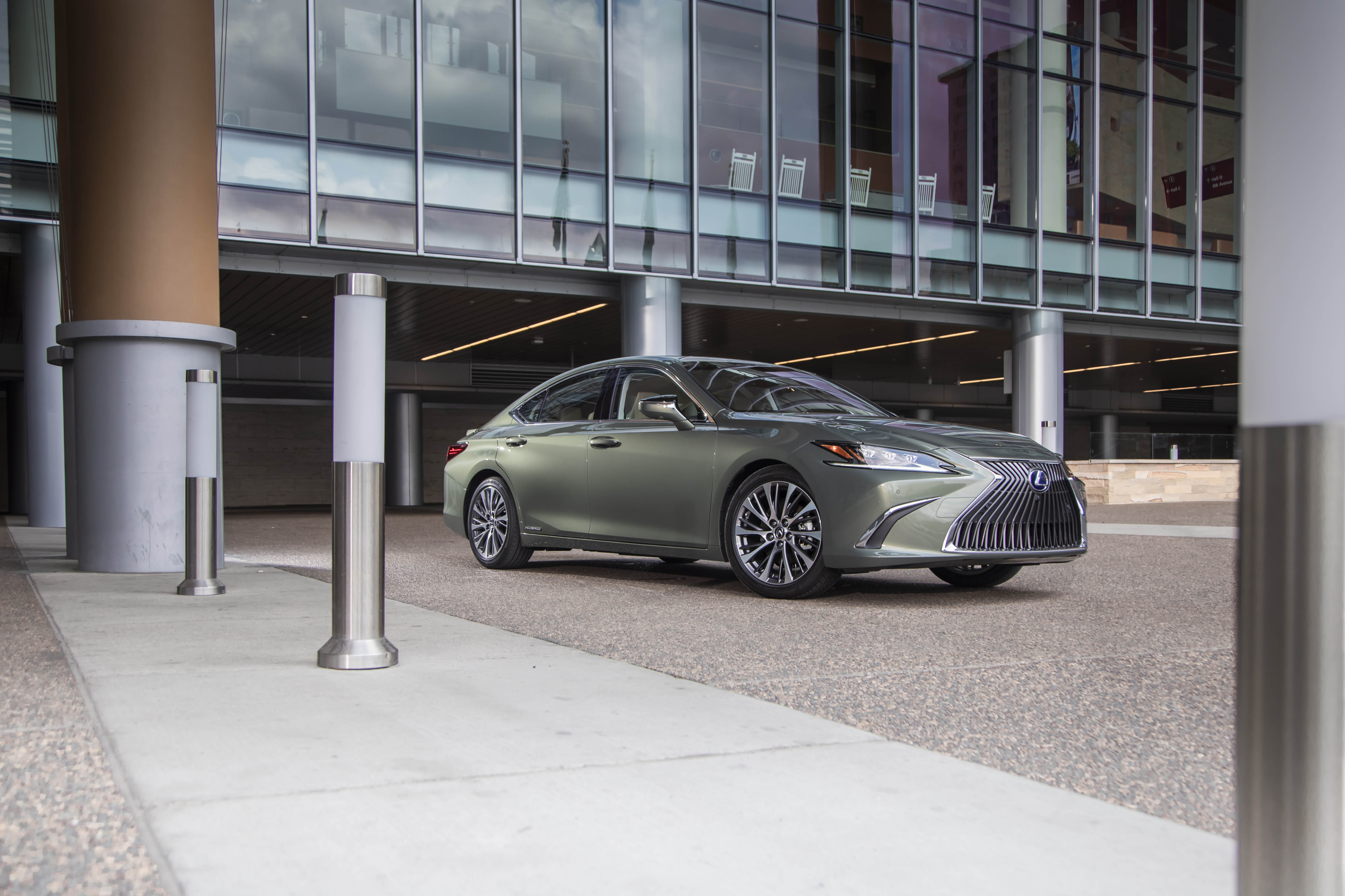 THE ALL-NEW LEXUS ES: A HIGHER LEVEL OF PERFORMANCE AND SOPHISTICATION