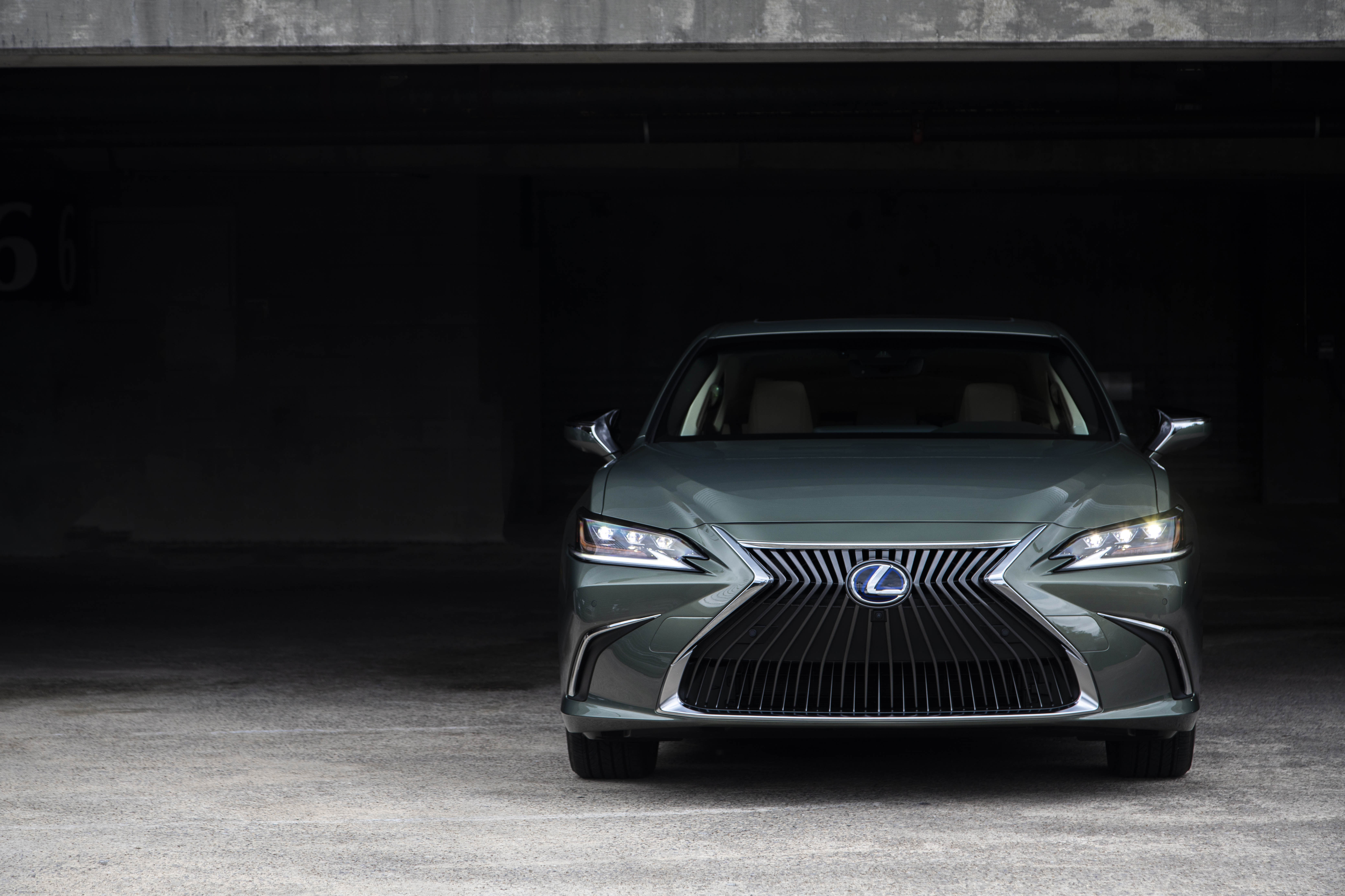 THE ALL-NEW LEXUS ES: A HIGHER LEVEL OF PERFORMANCE AND SOPHISTICATION