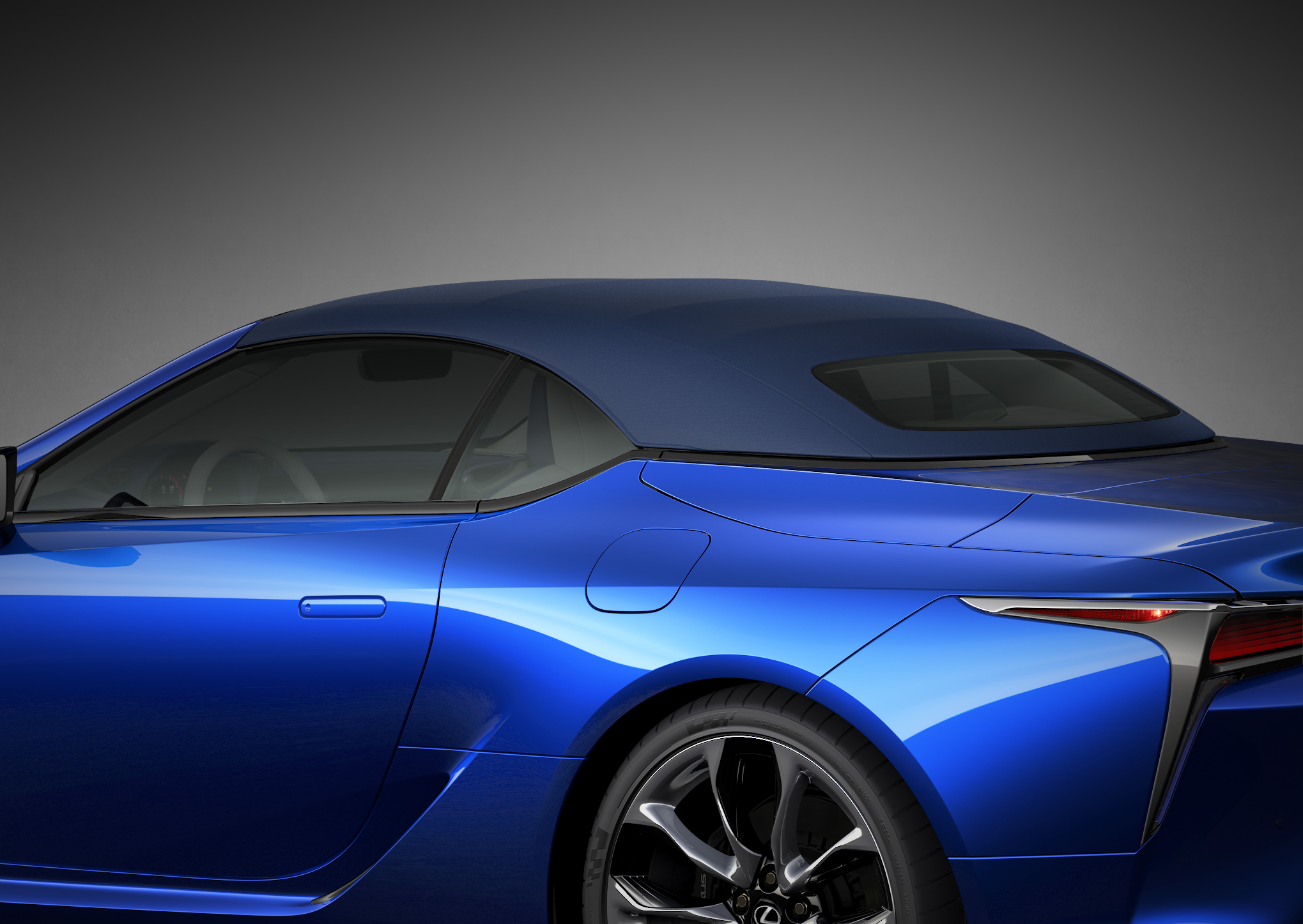 THE LEXUS LC CONVERTIBLE: PRODUCING THE PERFECT SOFT TOP