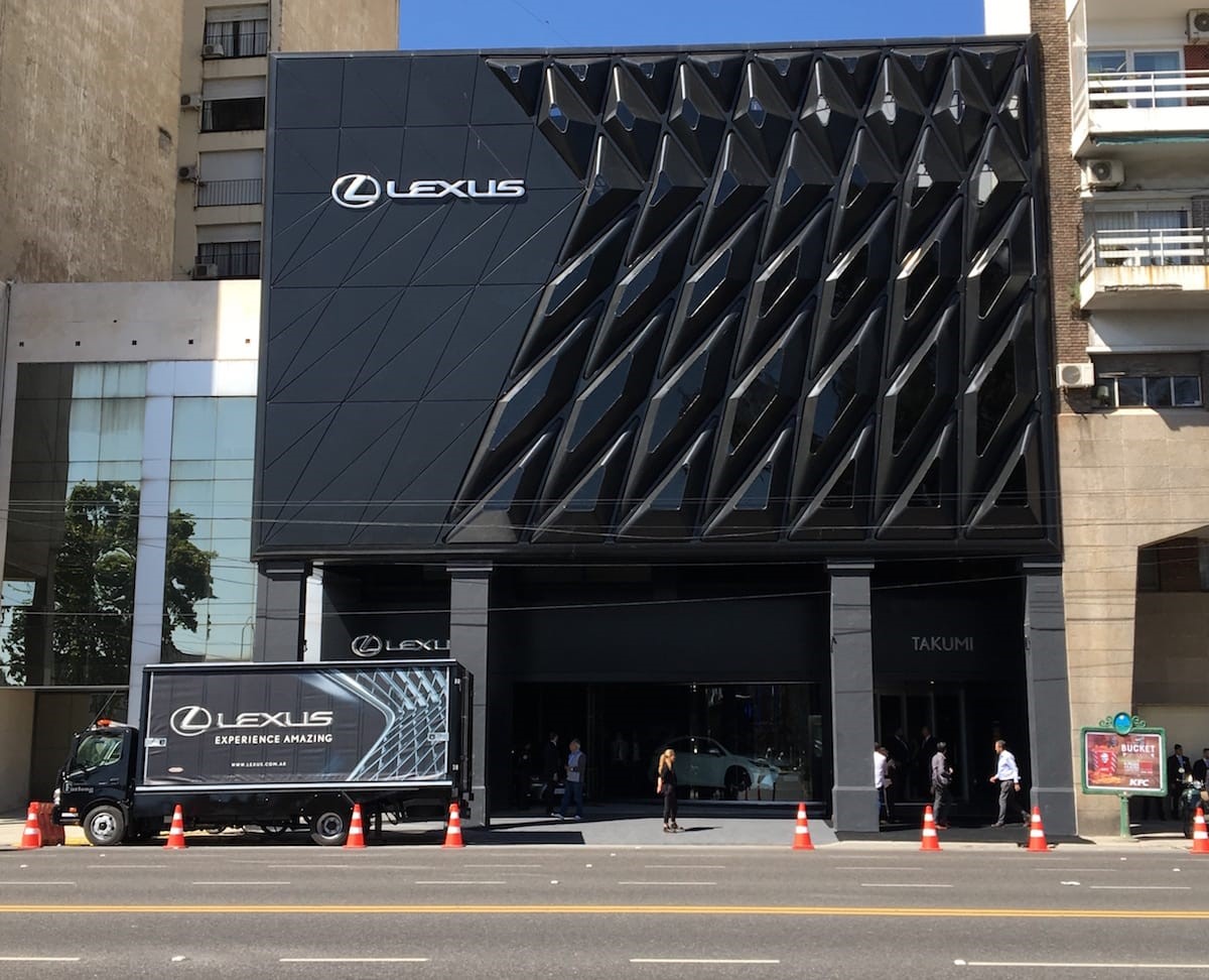 LEXUS ARRIVES IN ARGENTINA