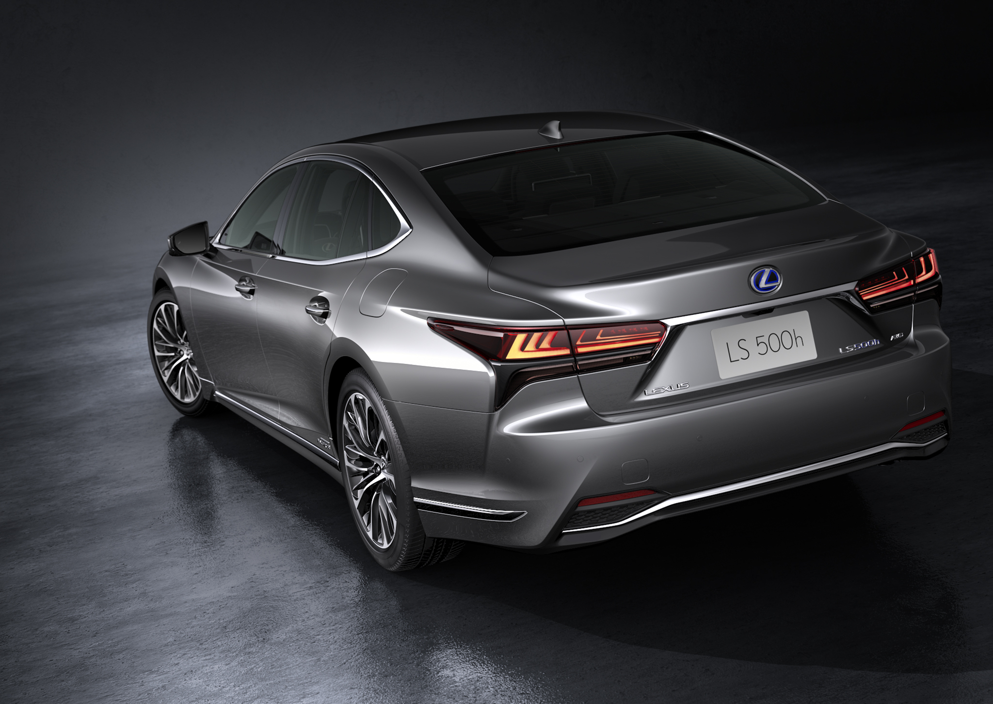 “TIME IN DESIGN” HAND-CRAFTED BEAUTY IN THE NEW LEXUS LS