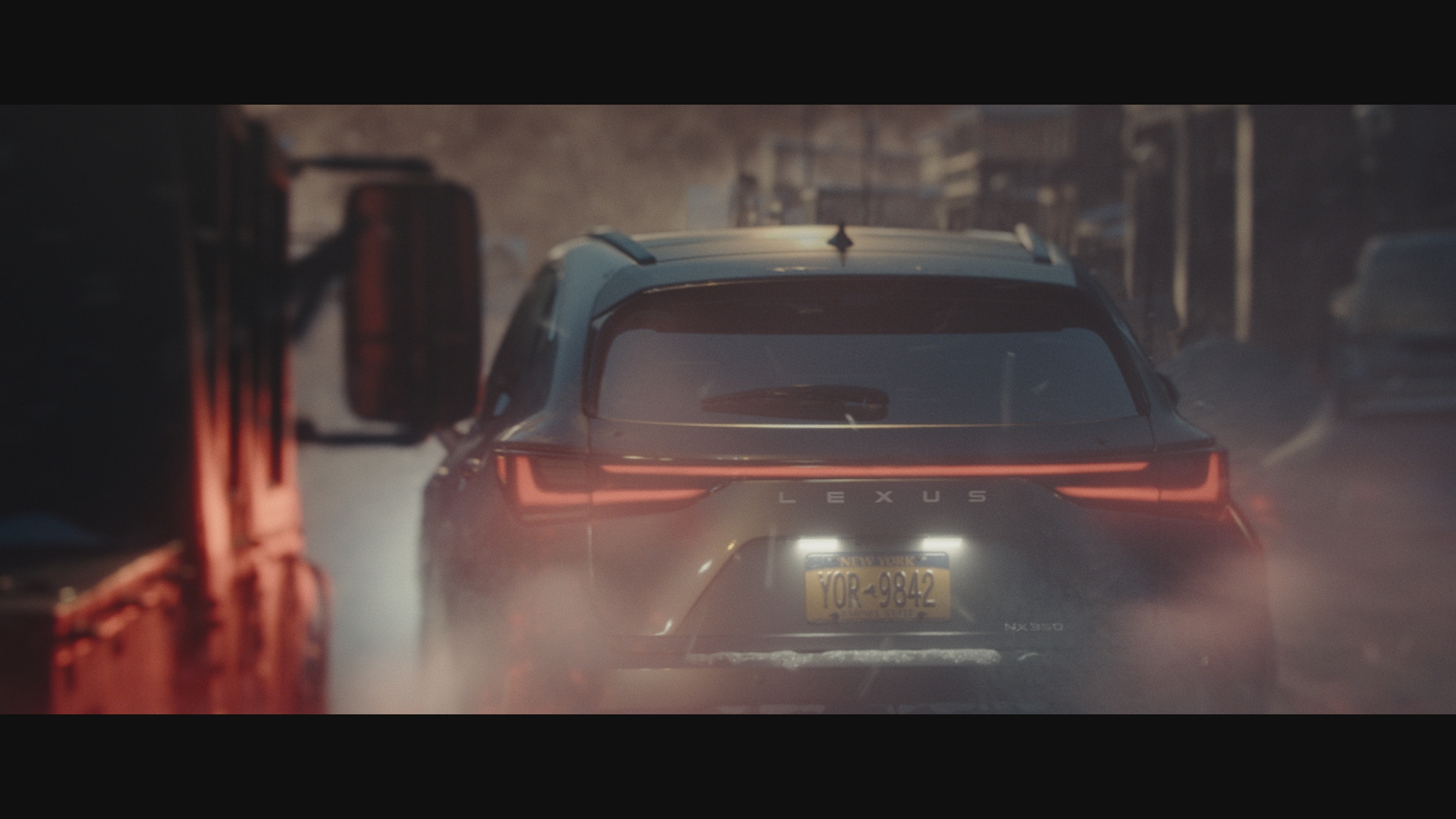 LEXUS E LA MISSIONE PER SALVARE IL MONDO IN "MOONFALL"