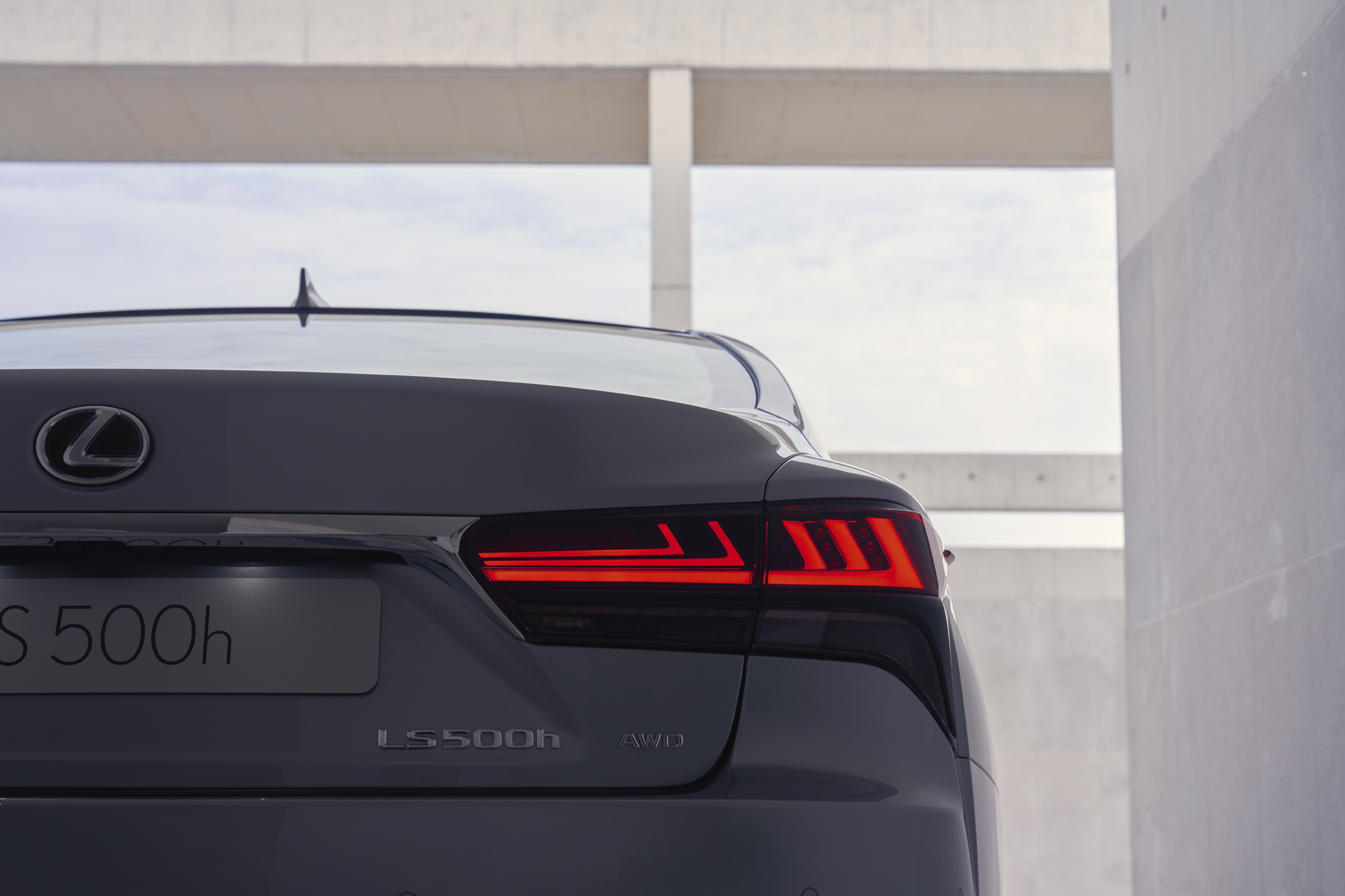 SMARTER, BETTER-CONNECTED LUXURY WITH THE 2023 LS RANGE