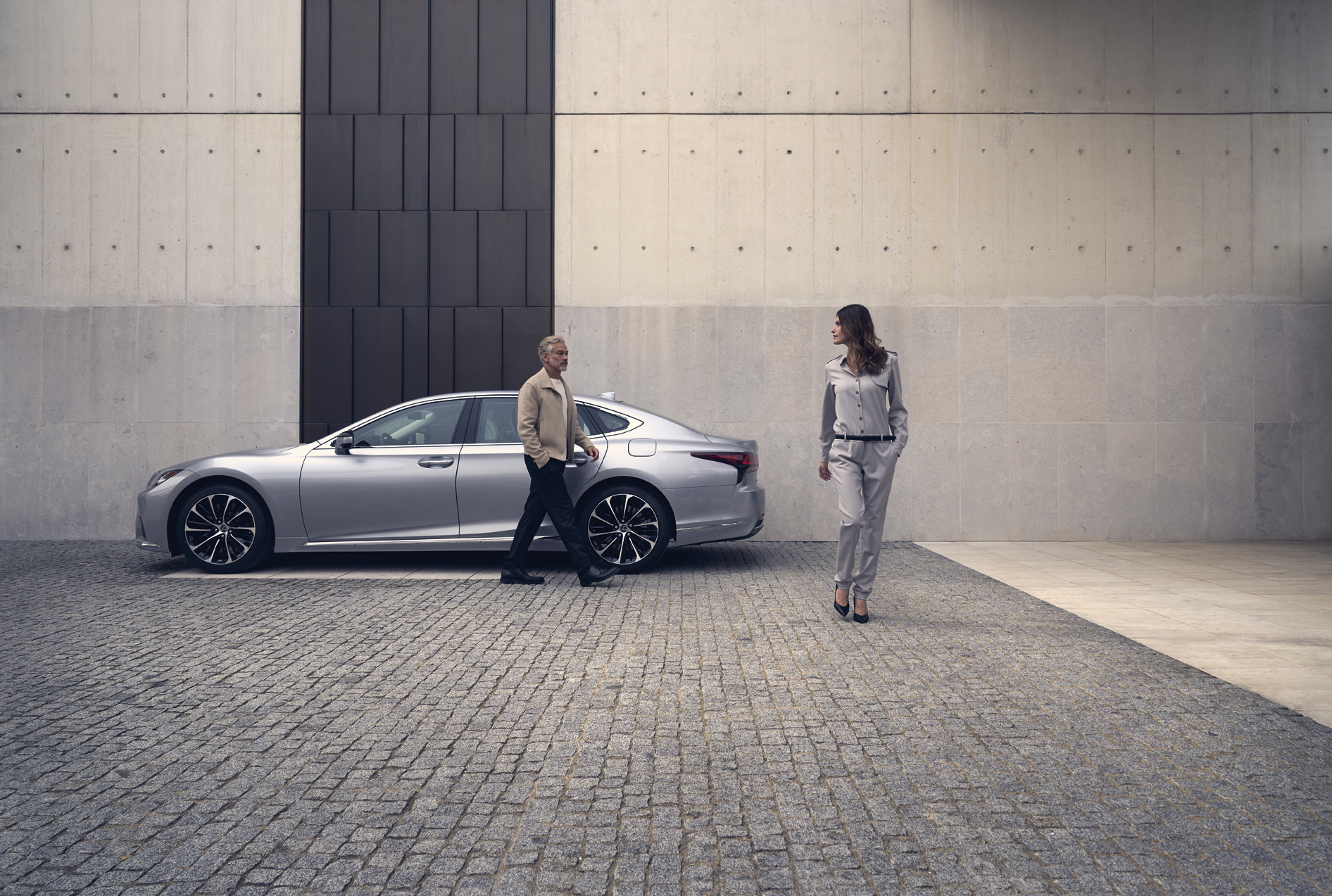 LEXUS LS 2023 : UN LUXE PLUS INTELLIGENT ET PLUS CONNECTÉ