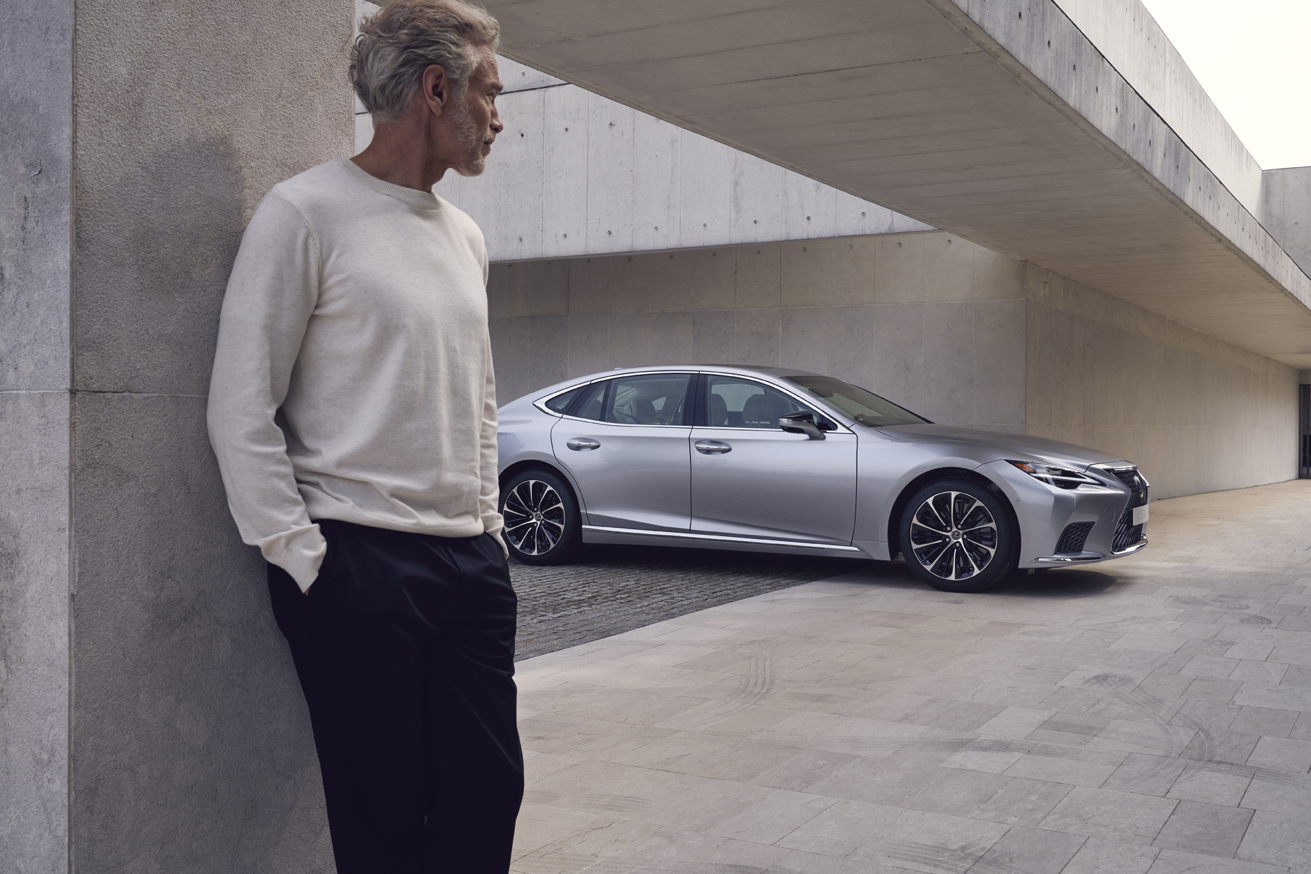 SMARTER, BETTER-CONNECTED LUXURY WITH THE 2023 LS RANGE