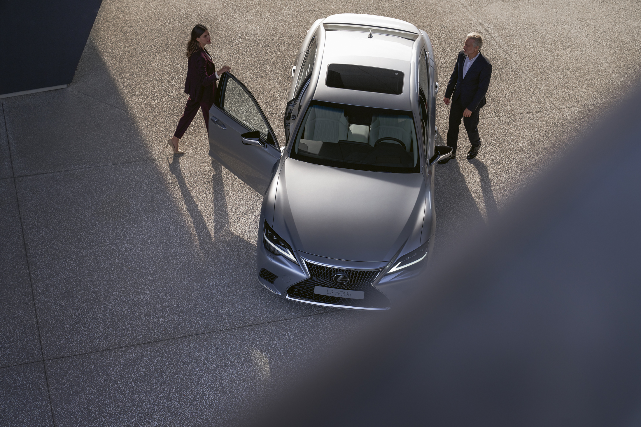 SMARTER, BETTER-CONNECTED LUXURY WITH THE 2023 LS RANGE