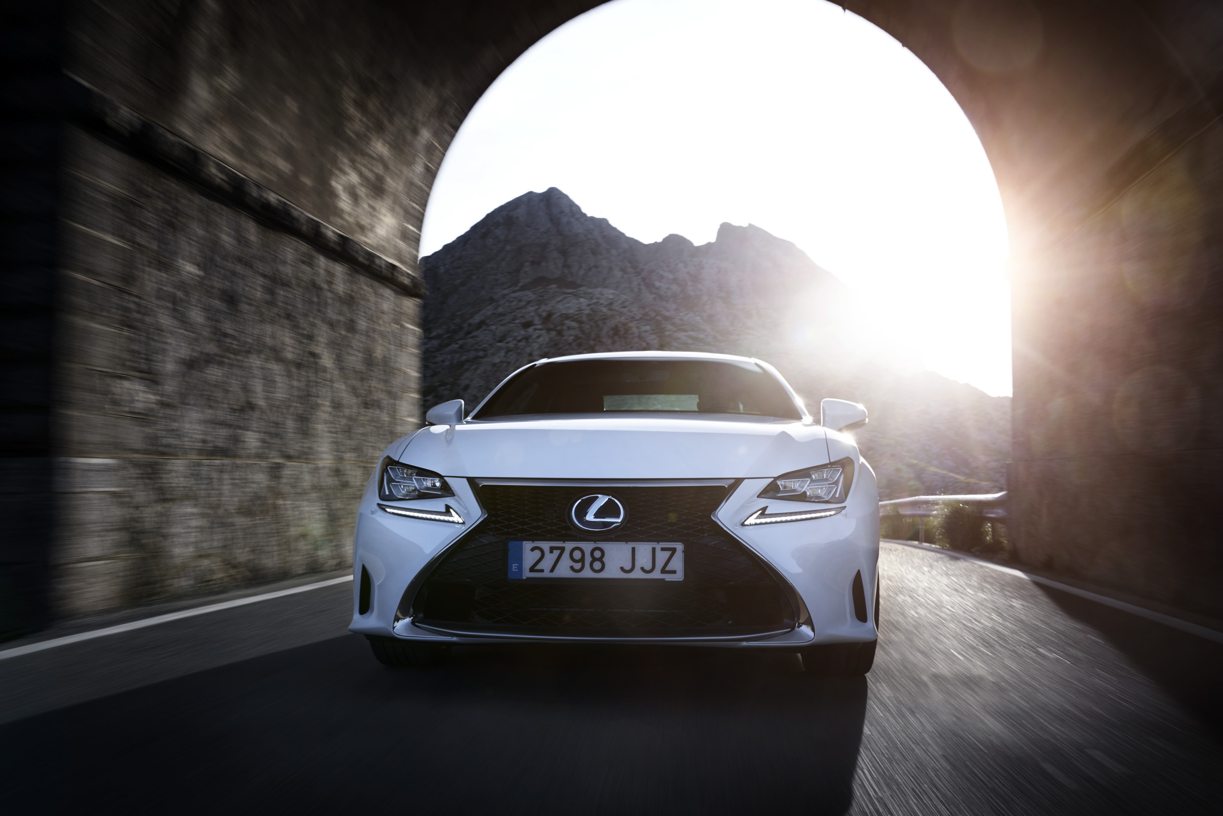 Lexus presenta Nuova RC Hybrid, la prima Coupé 100% Hybrid