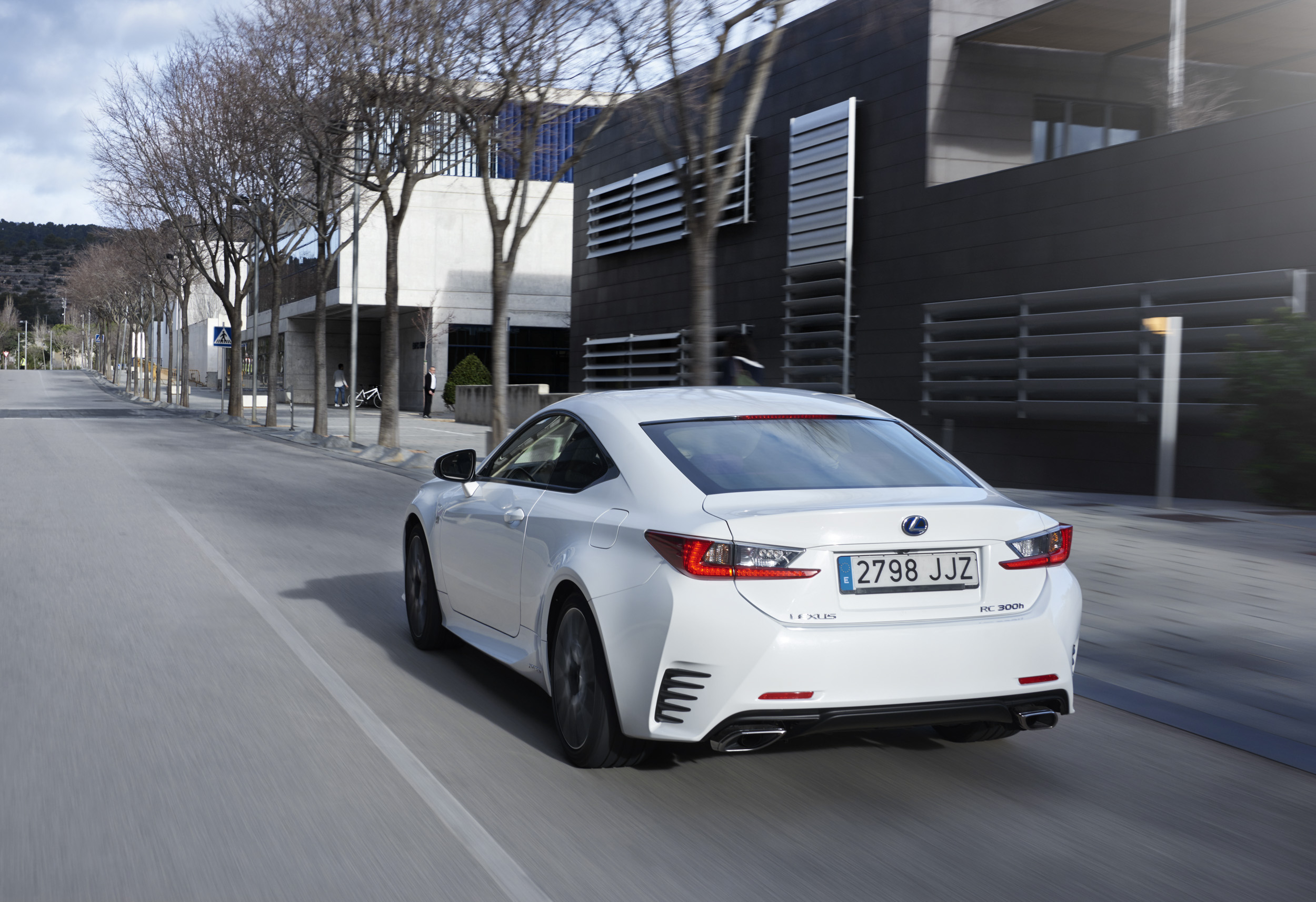 Lexus presenta Nuova RC Hybrid, la prima Coupé 100% Hybrid
