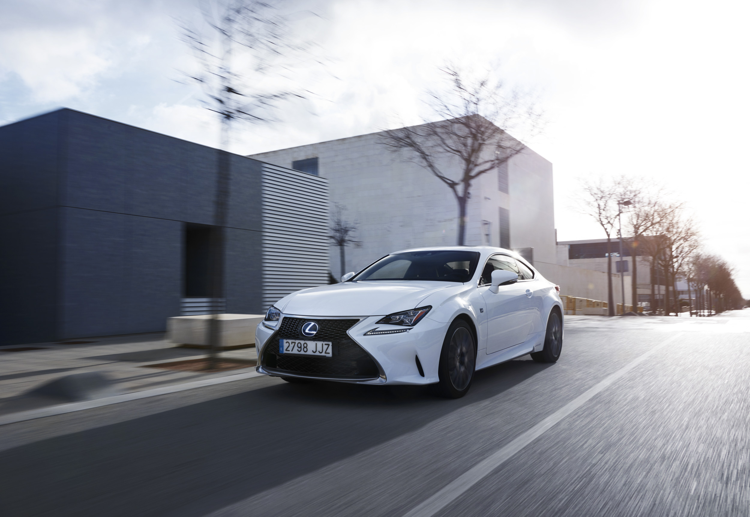 Lexus presenta Nuova RC Hybrid, la prima Coupé 100% Hybrid