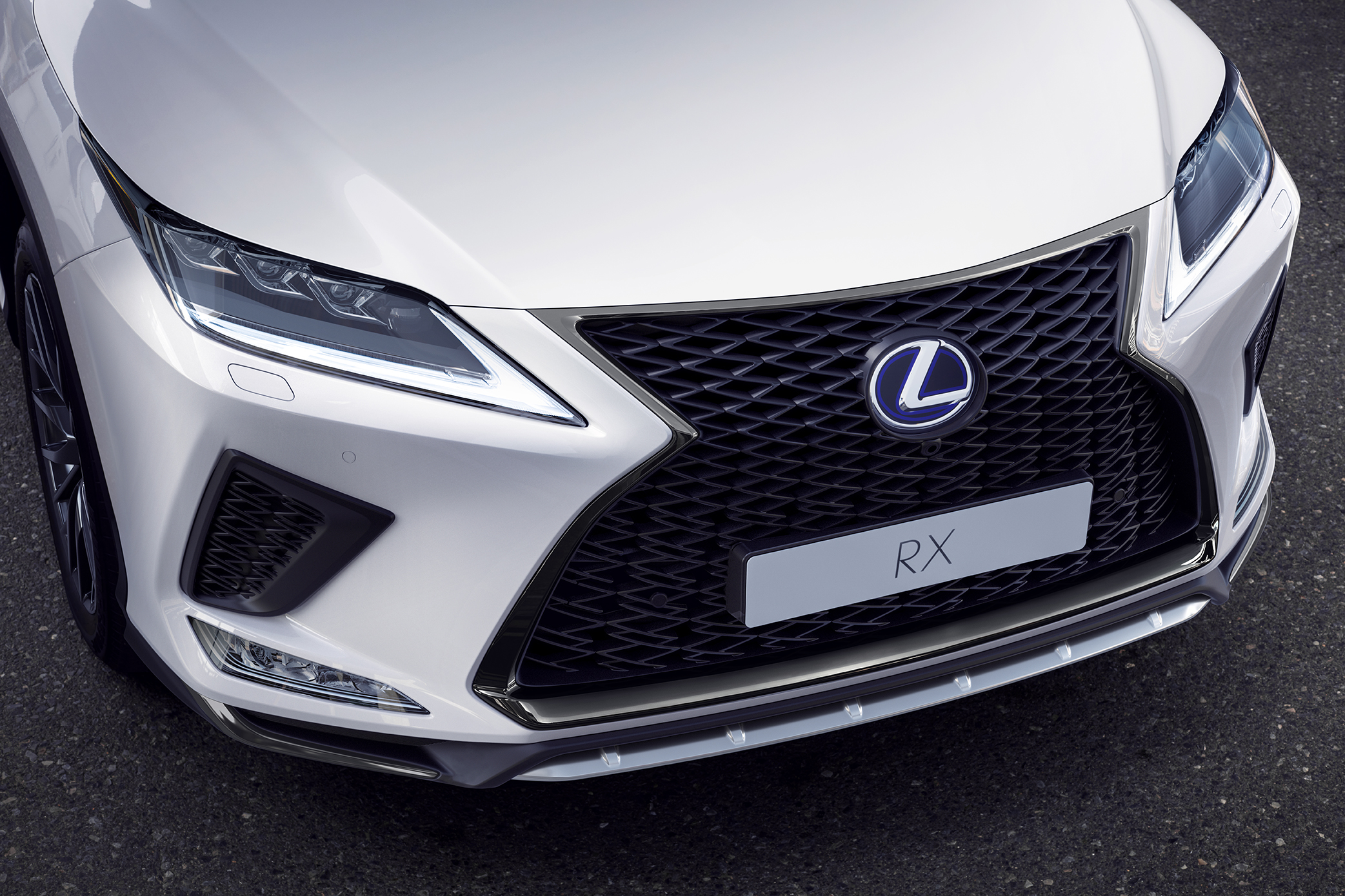 NEW LEXUS RX MAKES WORLD DEBUT