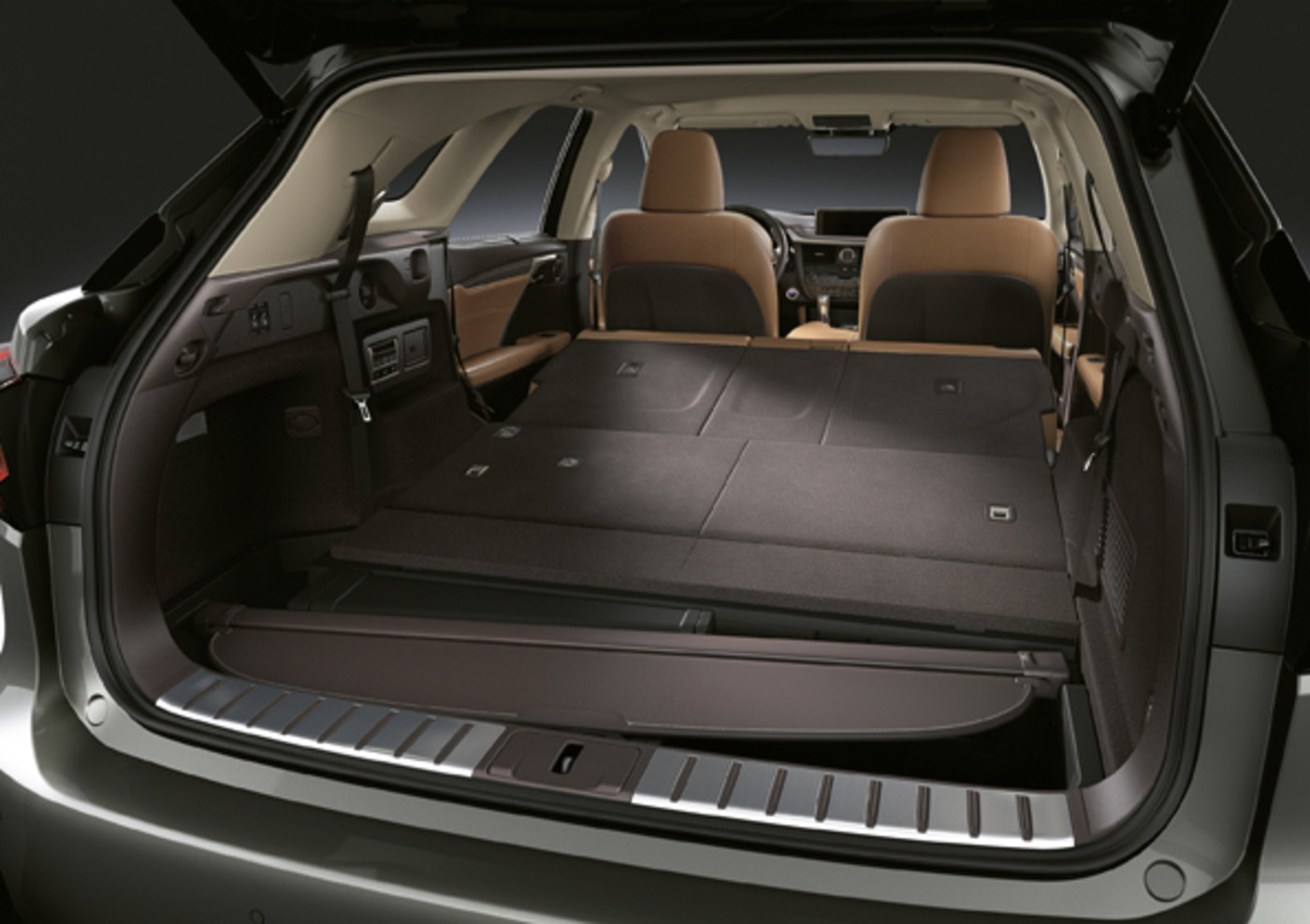 LEXUS RX L: EVERY MILLIMETRE COUNTS