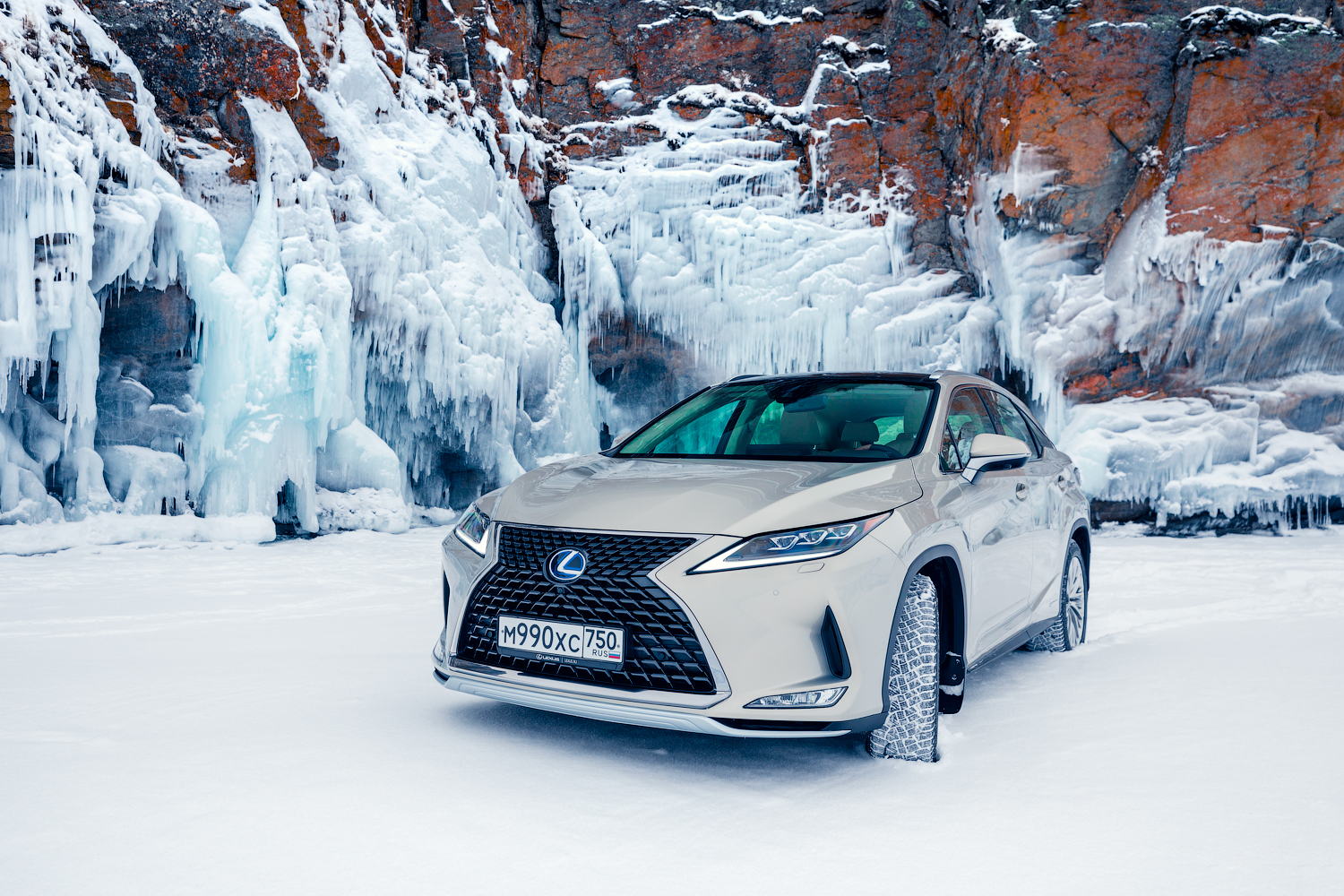 LEXUS MODELS EXCEL IN SIBERIAN ICE DRIVING ADVENTURE