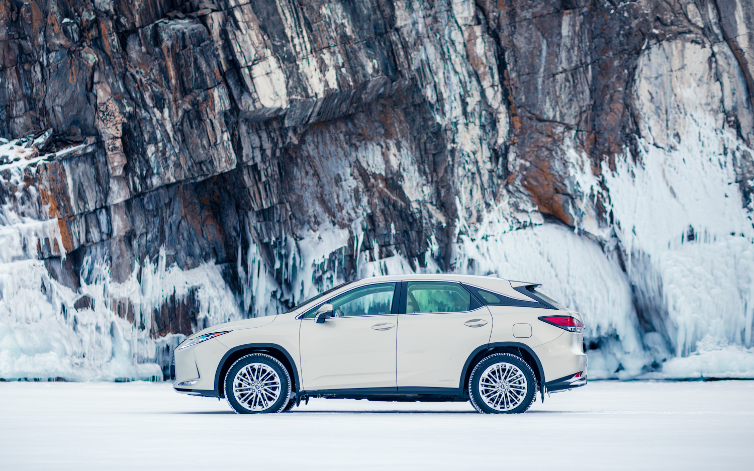 LEXUS MODELS EXCEL IN SIBERIAN ICE DRIVING ADVENTURE