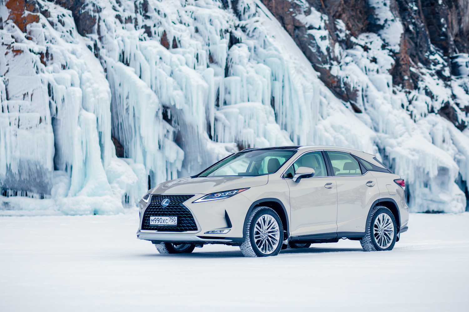 LEXUS MODELS EXCEL IN SIBERIAN ICE DRIVING ADVENTURE