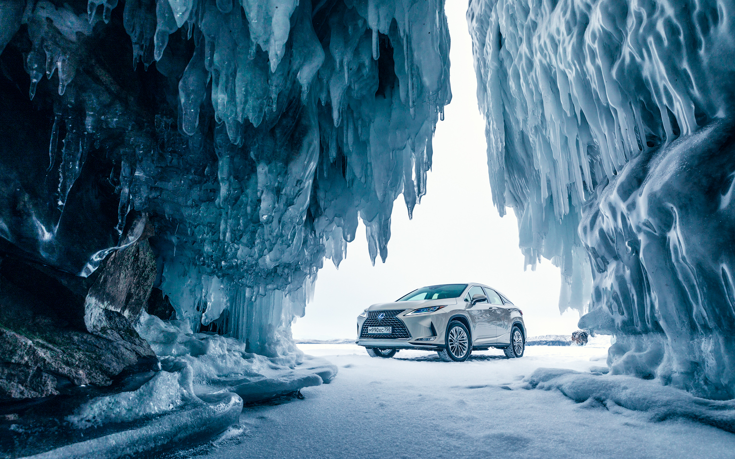 LEXUS MODELS EXCEL IN SIBERIAN ICE DRIVING ADVENTURE