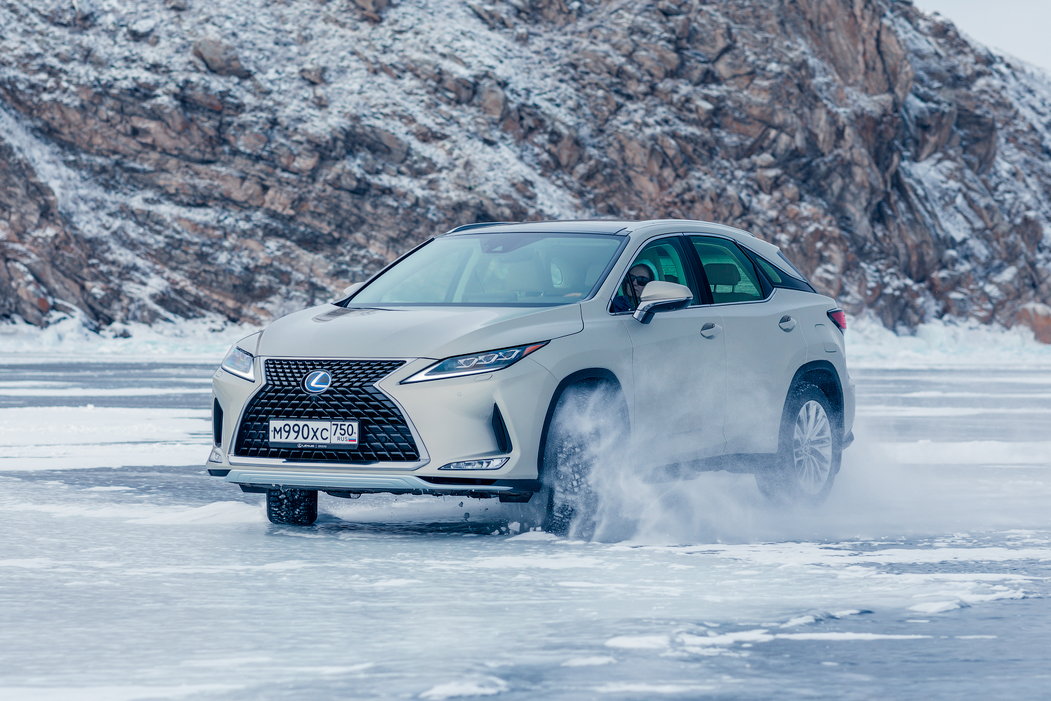 LEXUS MODELS EXCEL IN SIBERIAN ICE DRIVING ADVENTURE