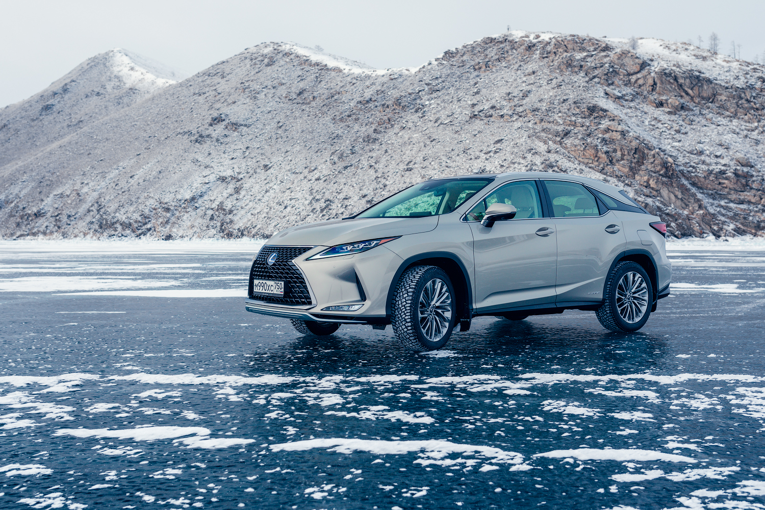 LEXUS MODELS EXCEL IN SIBERIAN ICE DRIVING ADVENTURE