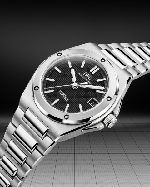 IWC万国表推出全新工程师自动腕表35 搭配35毫米直径表壳