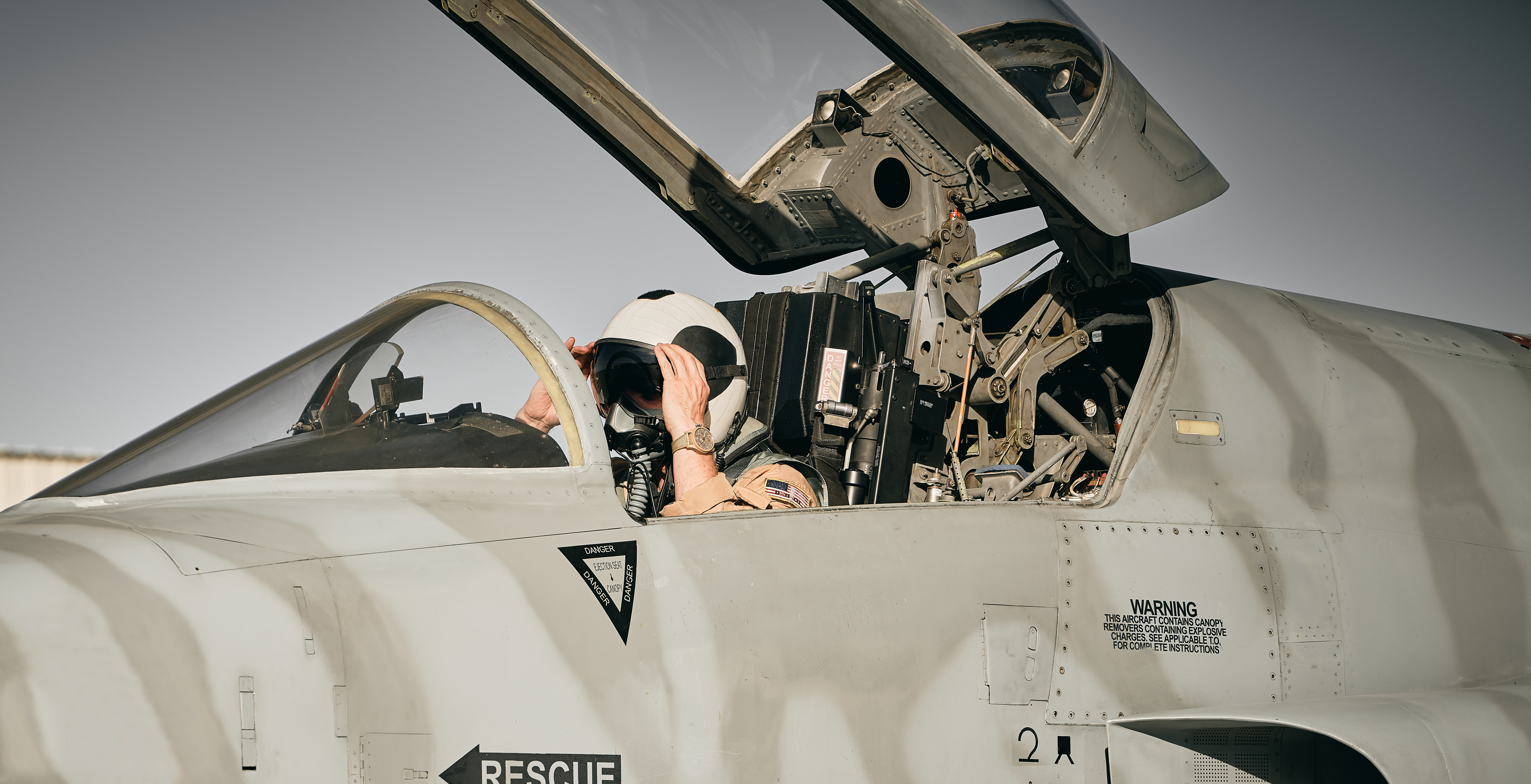 IWC LAUNCHES TWO “MOJAVE DESERT” BIG PILOT’S WATCHES IN SAND-COLOURED ...