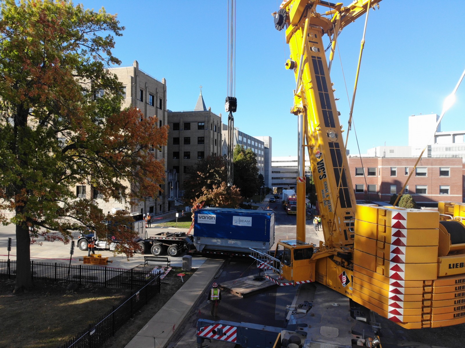 Upper pole cap - big crane - Glen Oak north