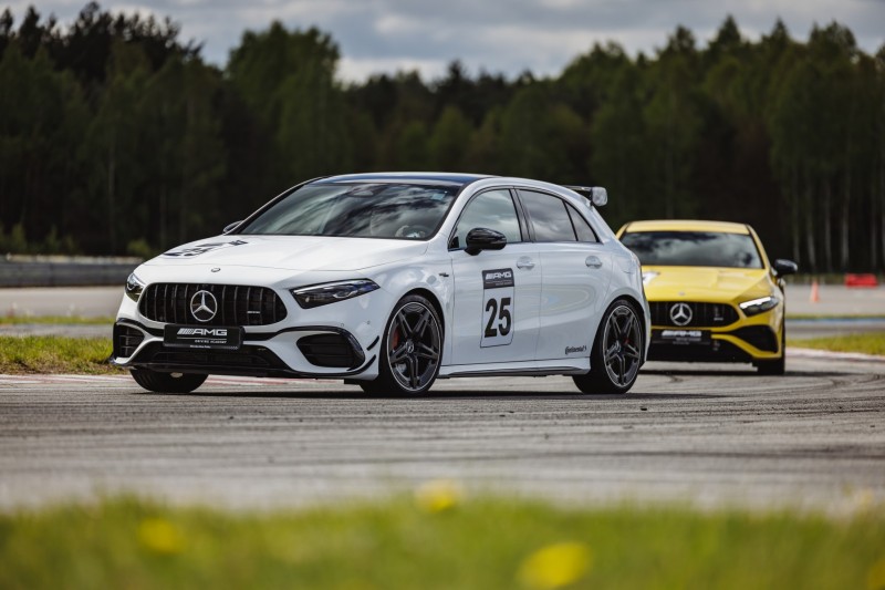 Wystartował nowy sezon szkoleń AMG Driving Academy