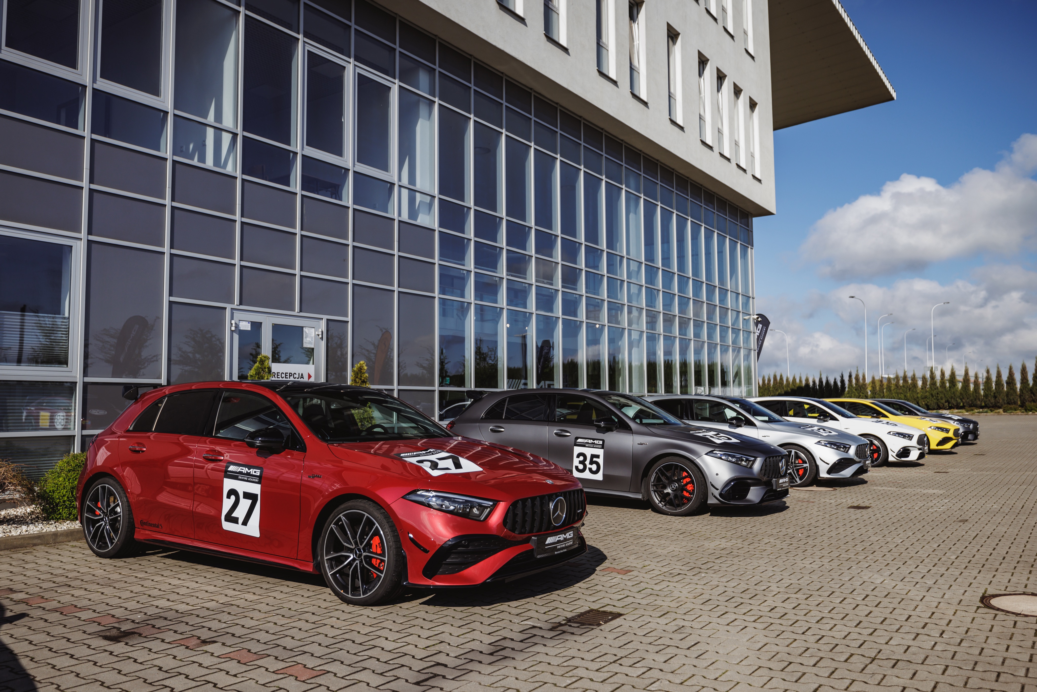 Wystartował nowy sezon szkoleń AMG Driving Academy