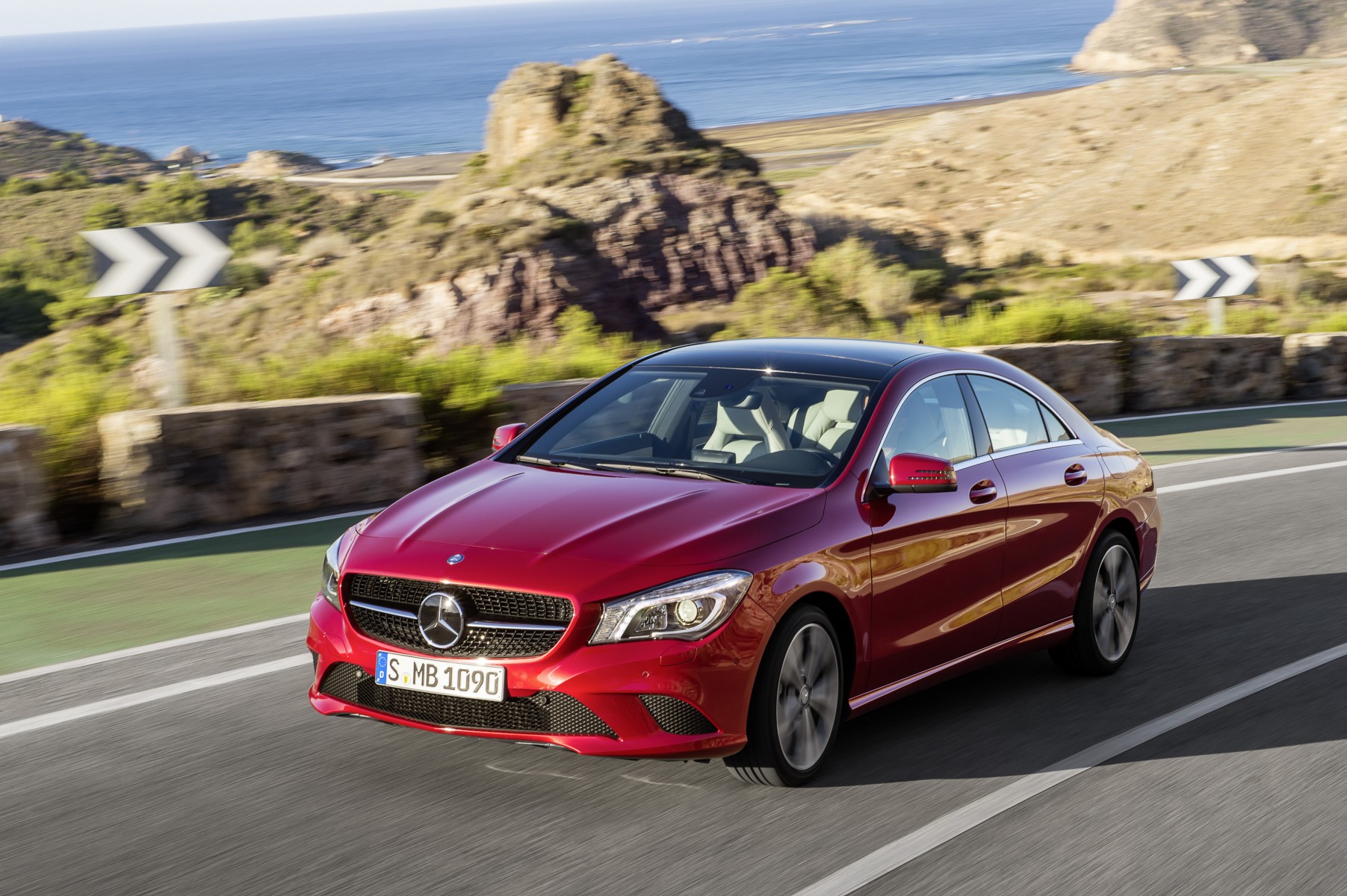 Mercedes-Benz liderem segmentu aut premium w Polsce