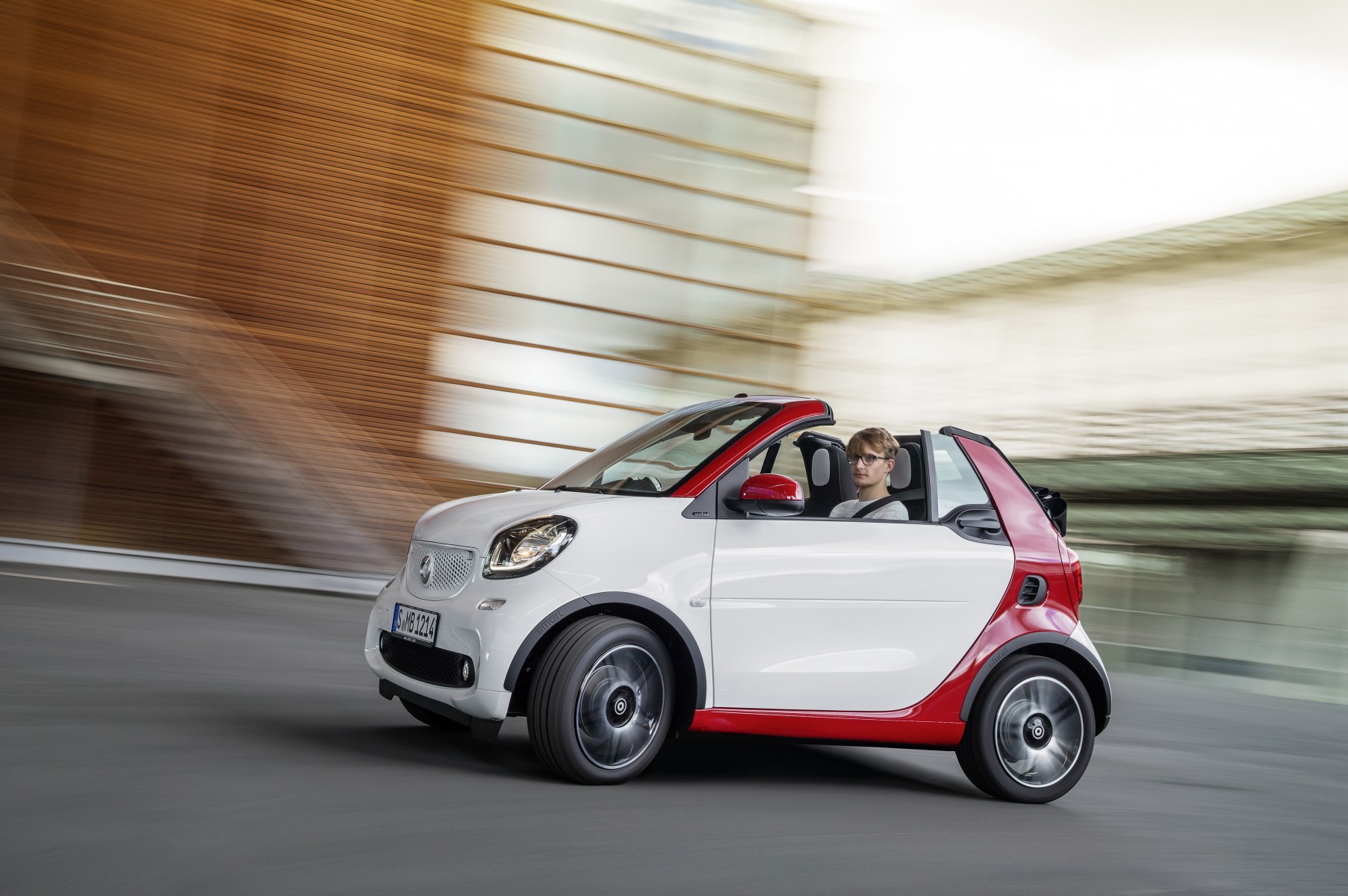 Nowy smart fortwo cabrio: Lato w mieście