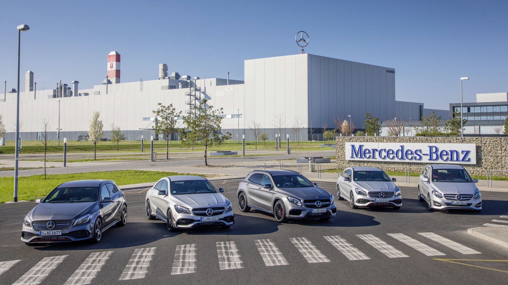 Sukces rodziny kompaktowych modeli Mercedes-Benz