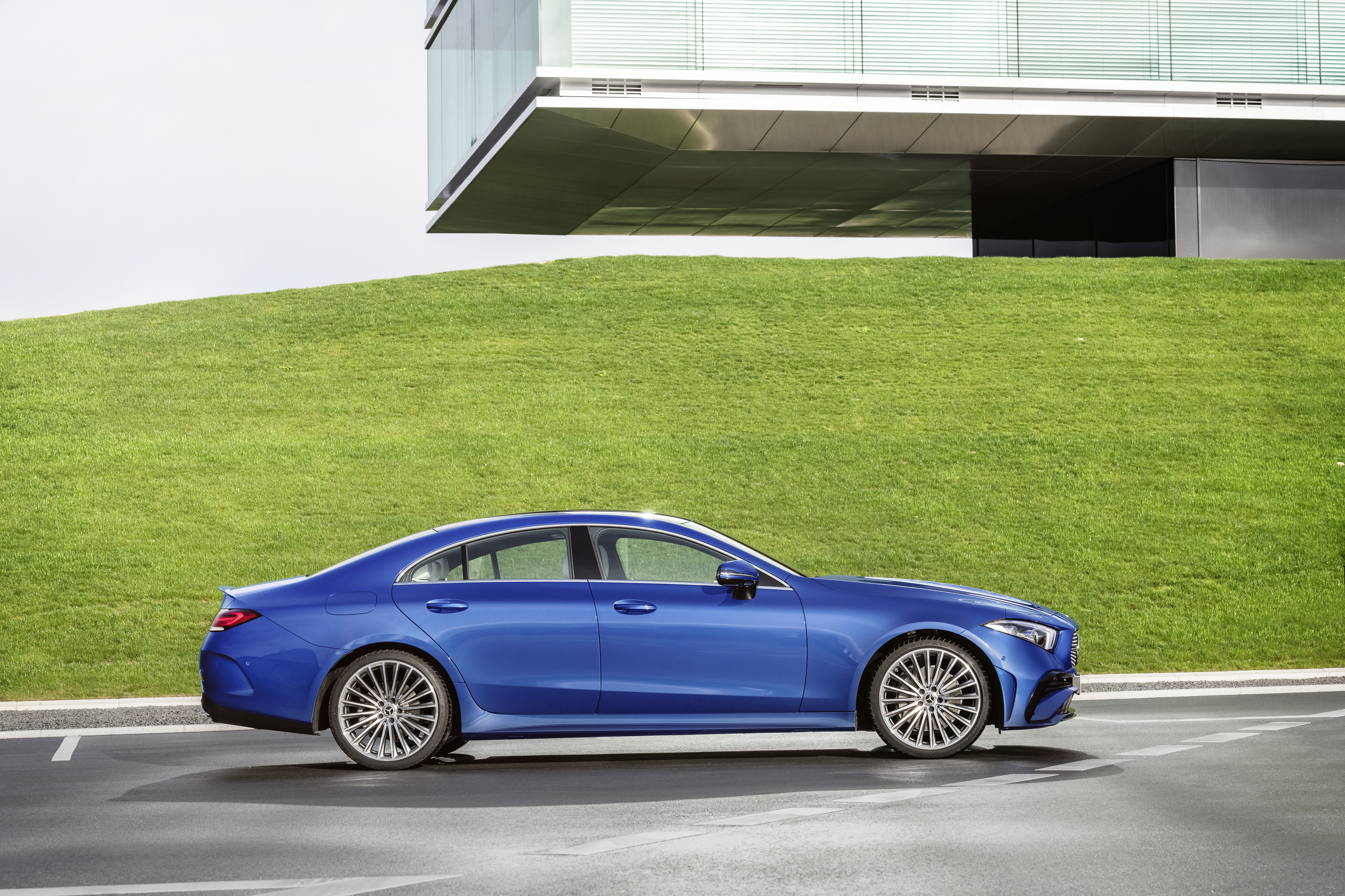 Mercedes-Benz CLS – bardziej sportowy design, większy zakres ...