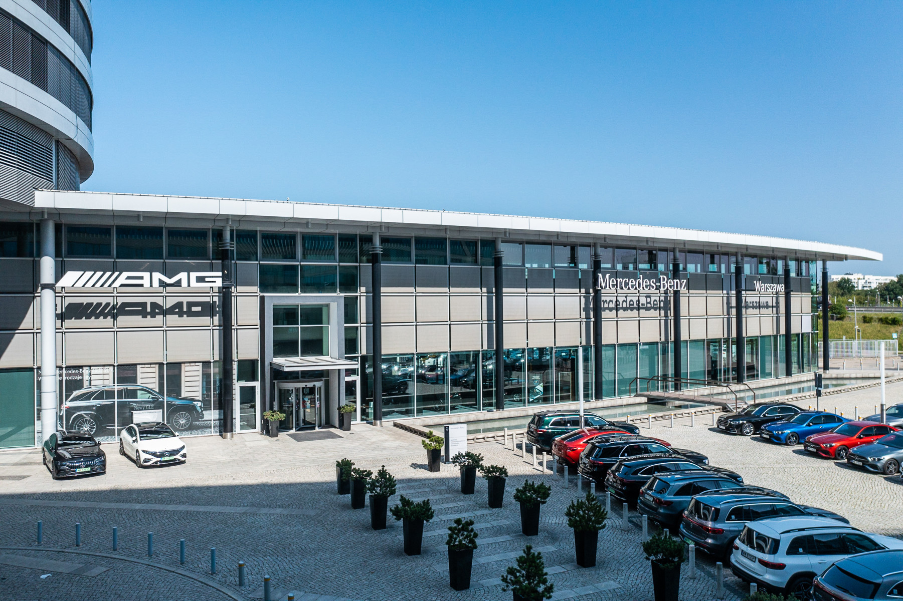 Nowy autoryzowany dealer Mercedes-Benz w Warszawie