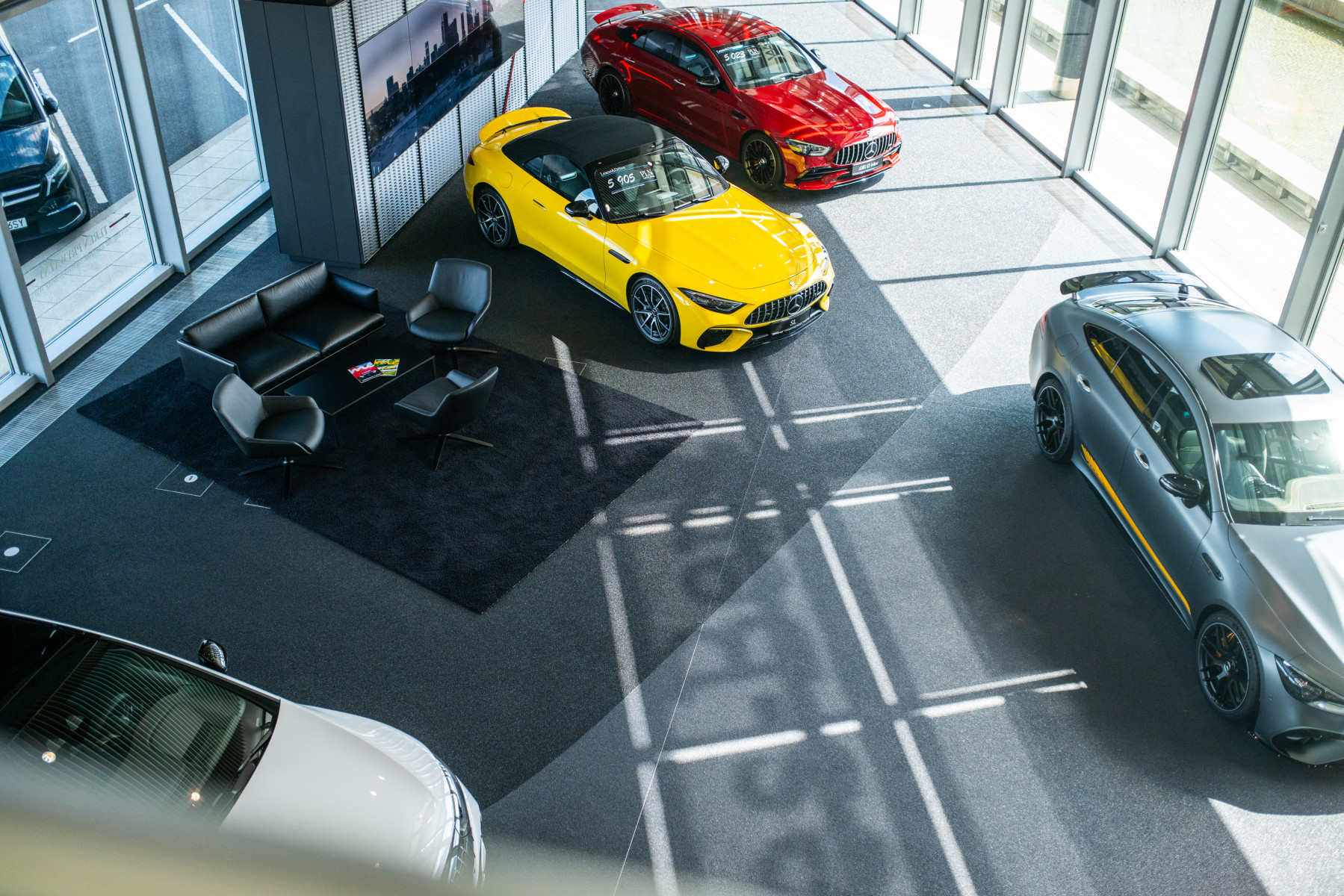 Nowy autoryzowany dealer Mercedes-Benz w Warszawie