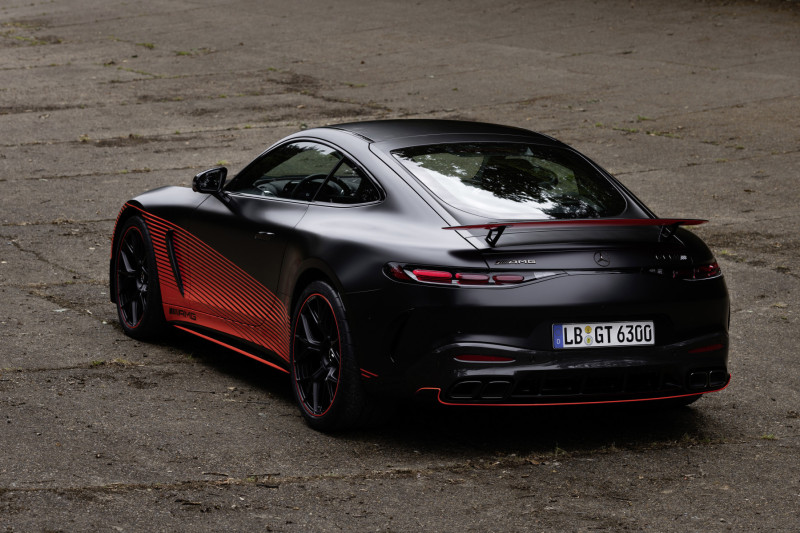 Nowy Mercedes-AMG GT 63 PRO 4MATIC+: jeszcze bardziej zwinny na torze ...