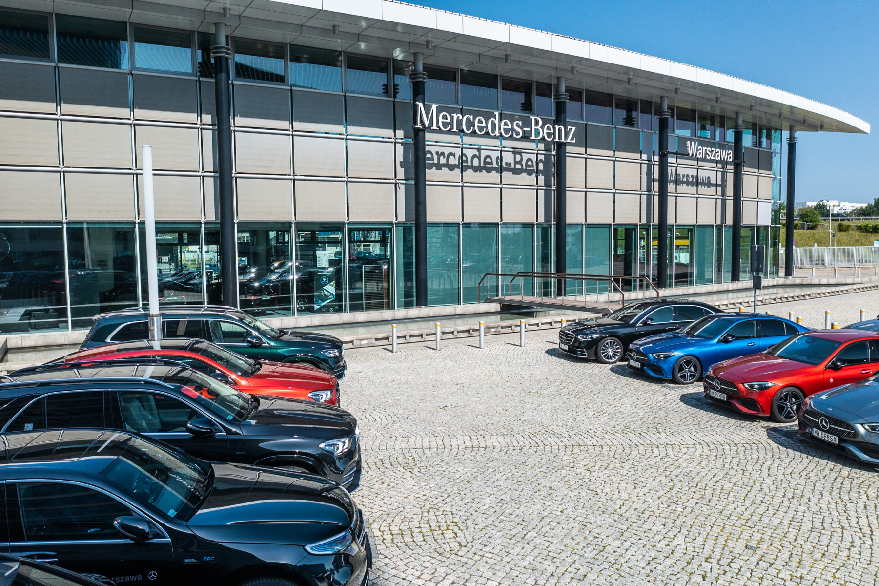 Nowy autoryzowany dealer Mercedes-Benz w Warszawie