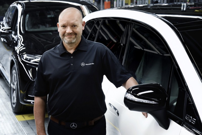 Rozpoczęcie produkcji nowego modelu EQS SUV w fabryce Mercedes-Benz w ...