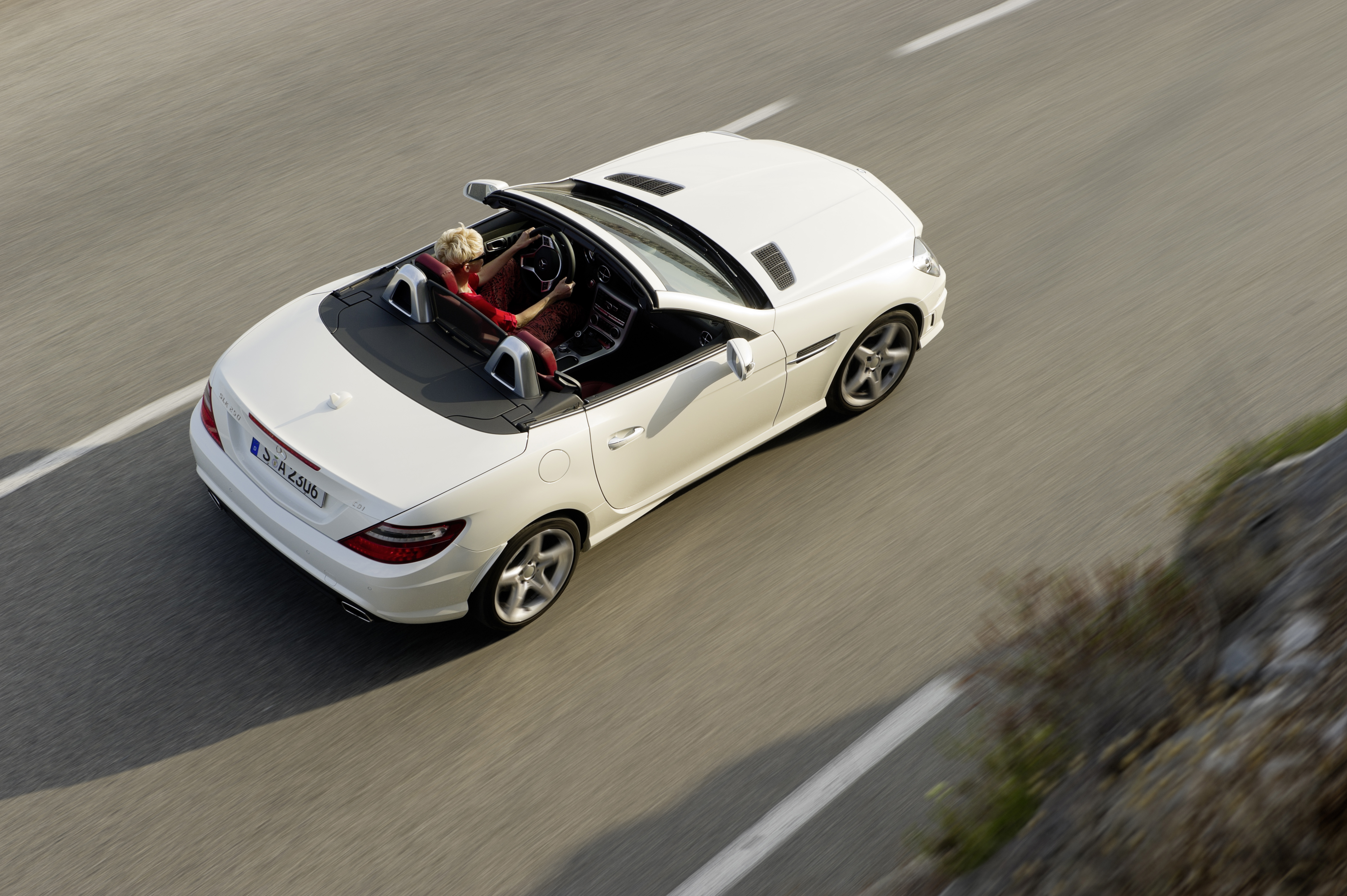 Nowy Mercedes-Benz SLK 250 CDI: sportowy roadster z kompaktowym ...