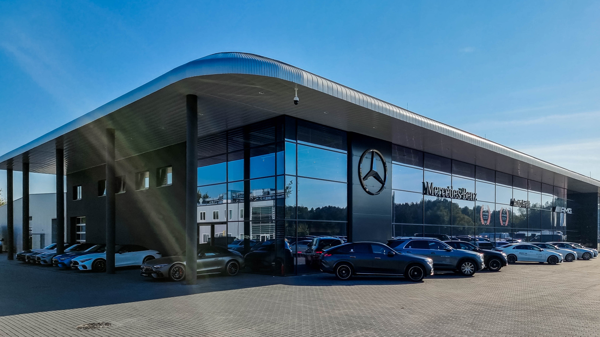 Salon Mercedes-Benz Auto Frelik w Bydgoszczy już otwarty po modernizacji