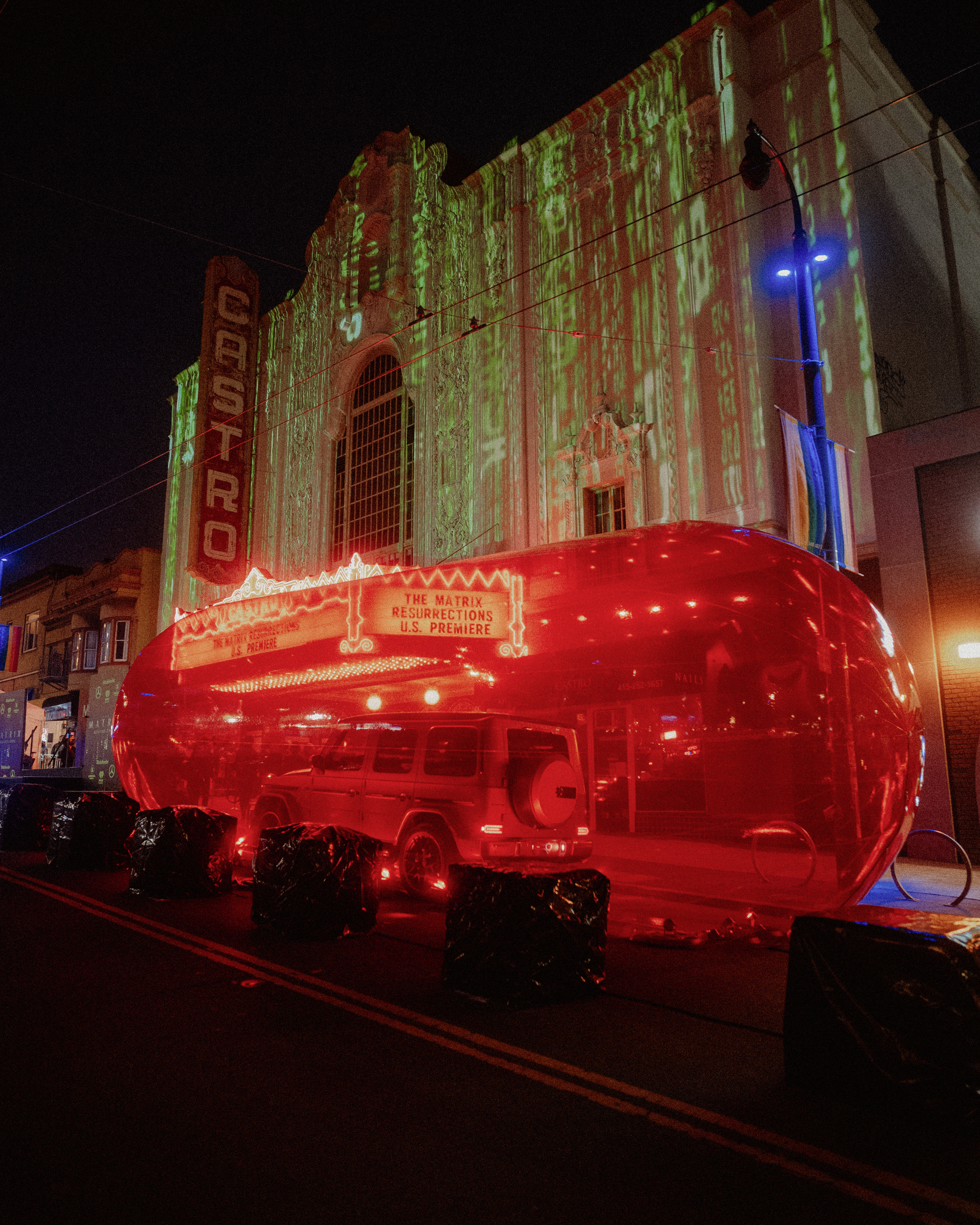 Czerwona pigułka dla Klasy G: Mercedes-Benz na premierze filmu „Matrix ...