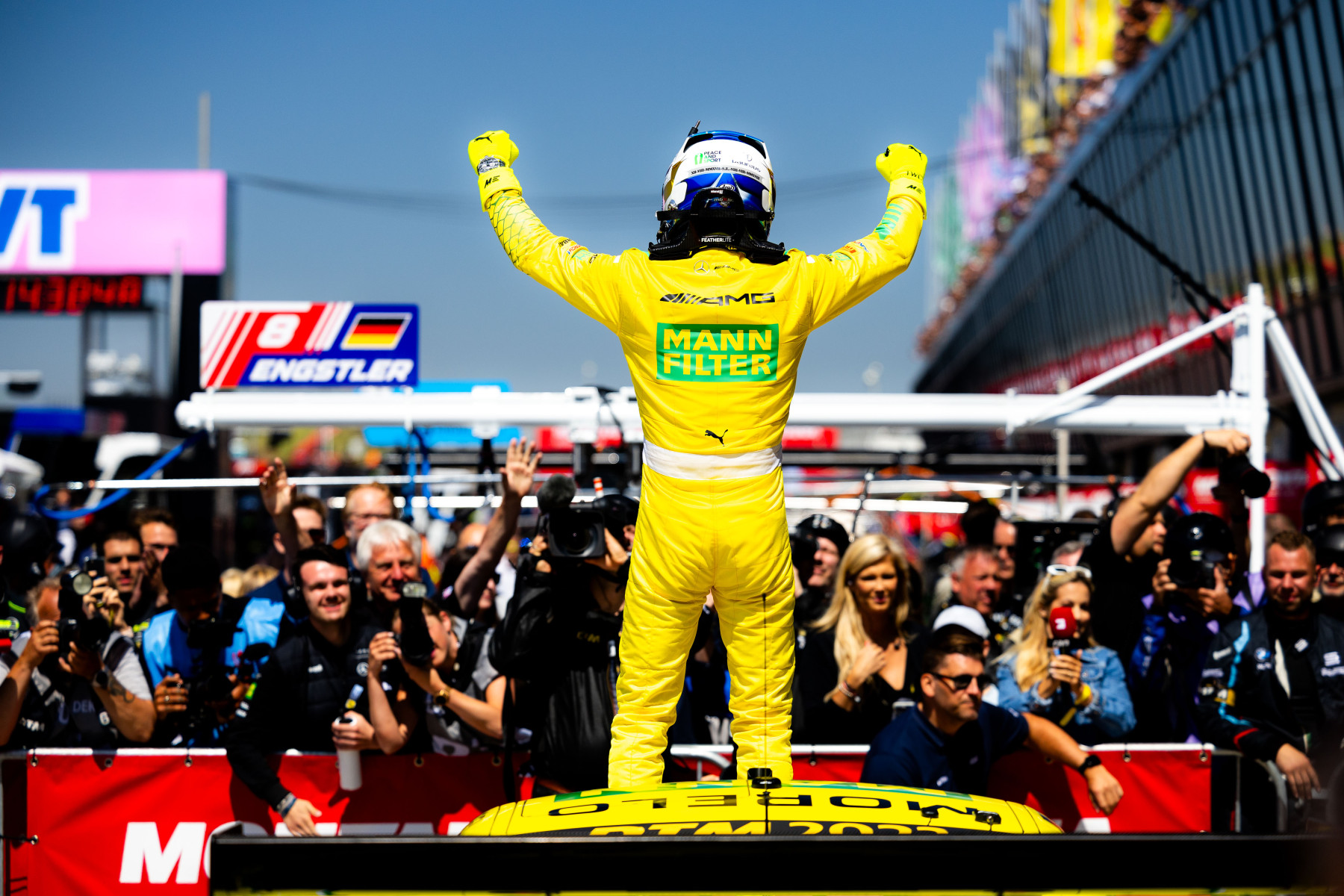 Mercedes-AMG i Maro Engel świętują pierwsze zwycięstwo w sezonie DTM ...