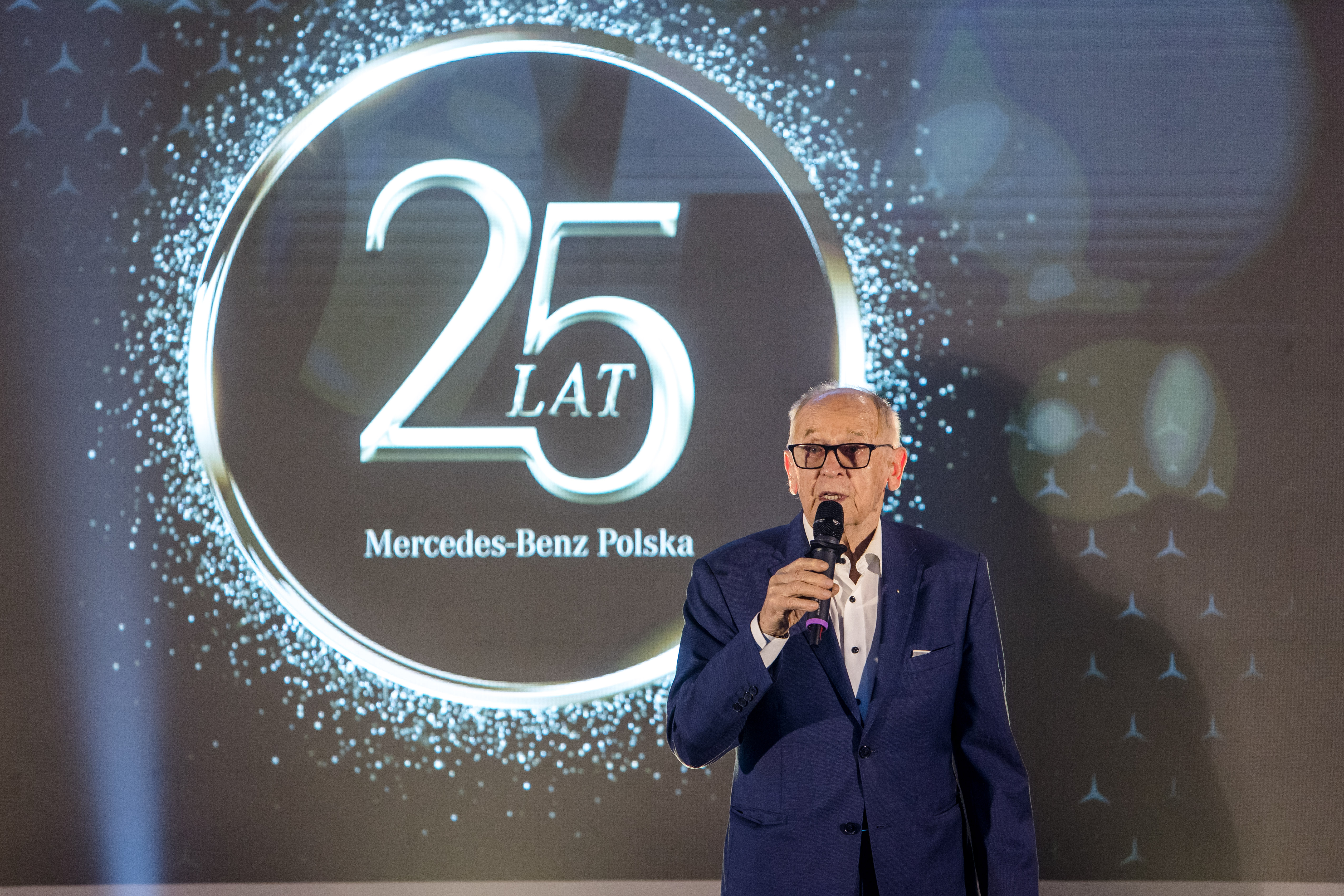 25 lat Mercedes-Benz Polska – pionierskie osiągnięcia i zrównoważona ...