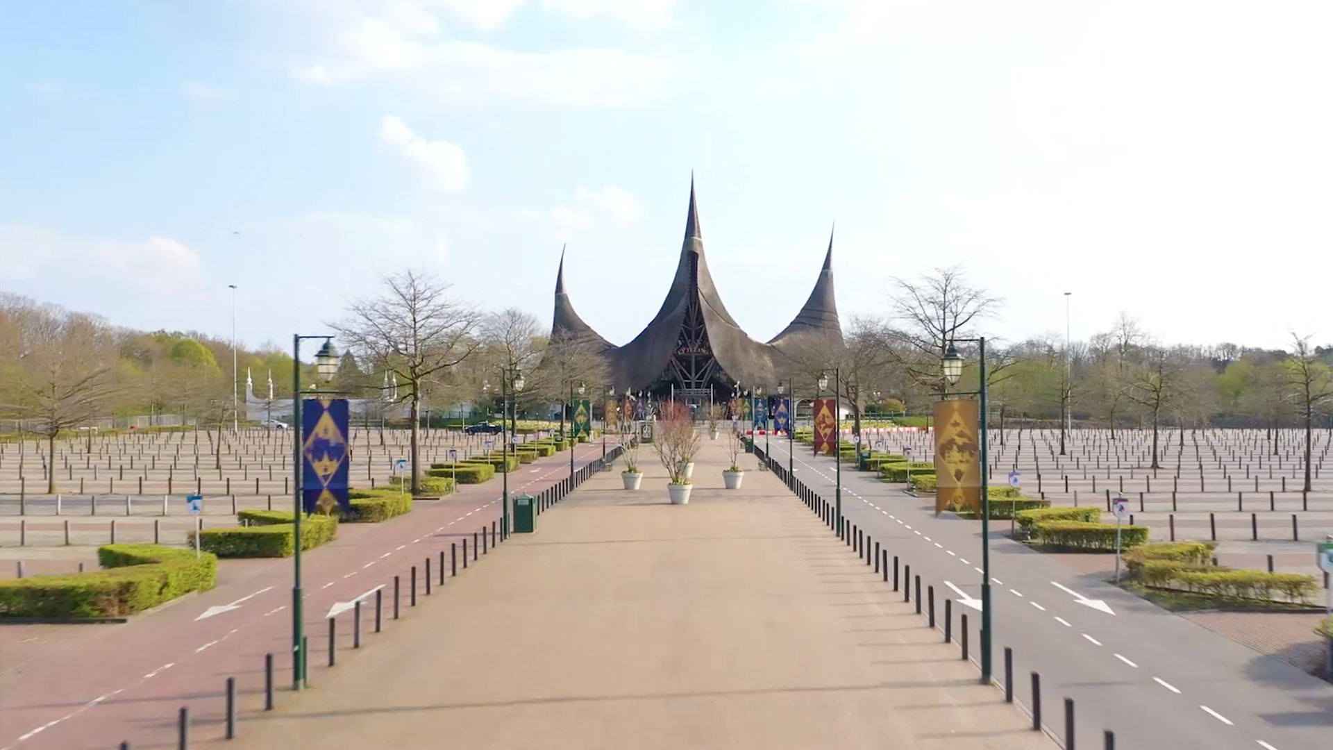 Vol en drone à travers le parc Efteling