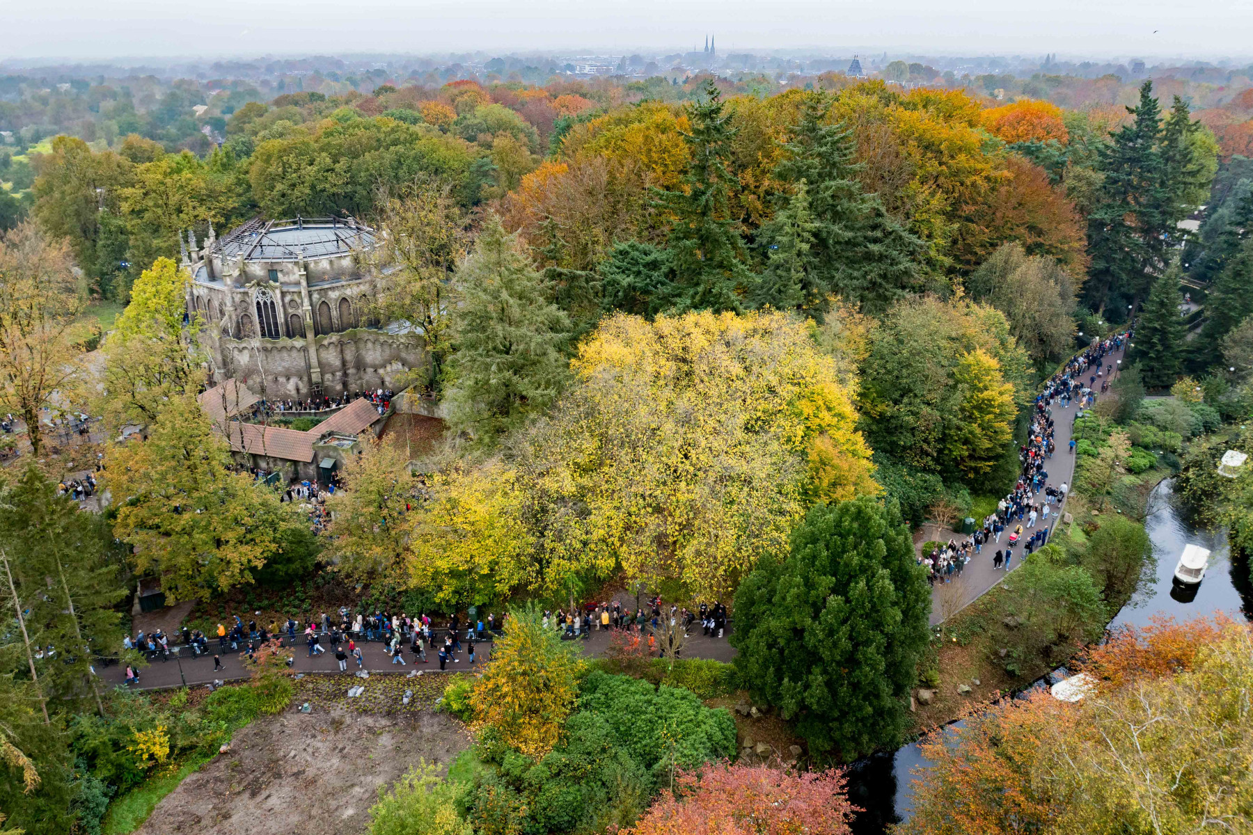 L'effrayante attraction Danse Macabre d'Efteling a ouvert ses portes