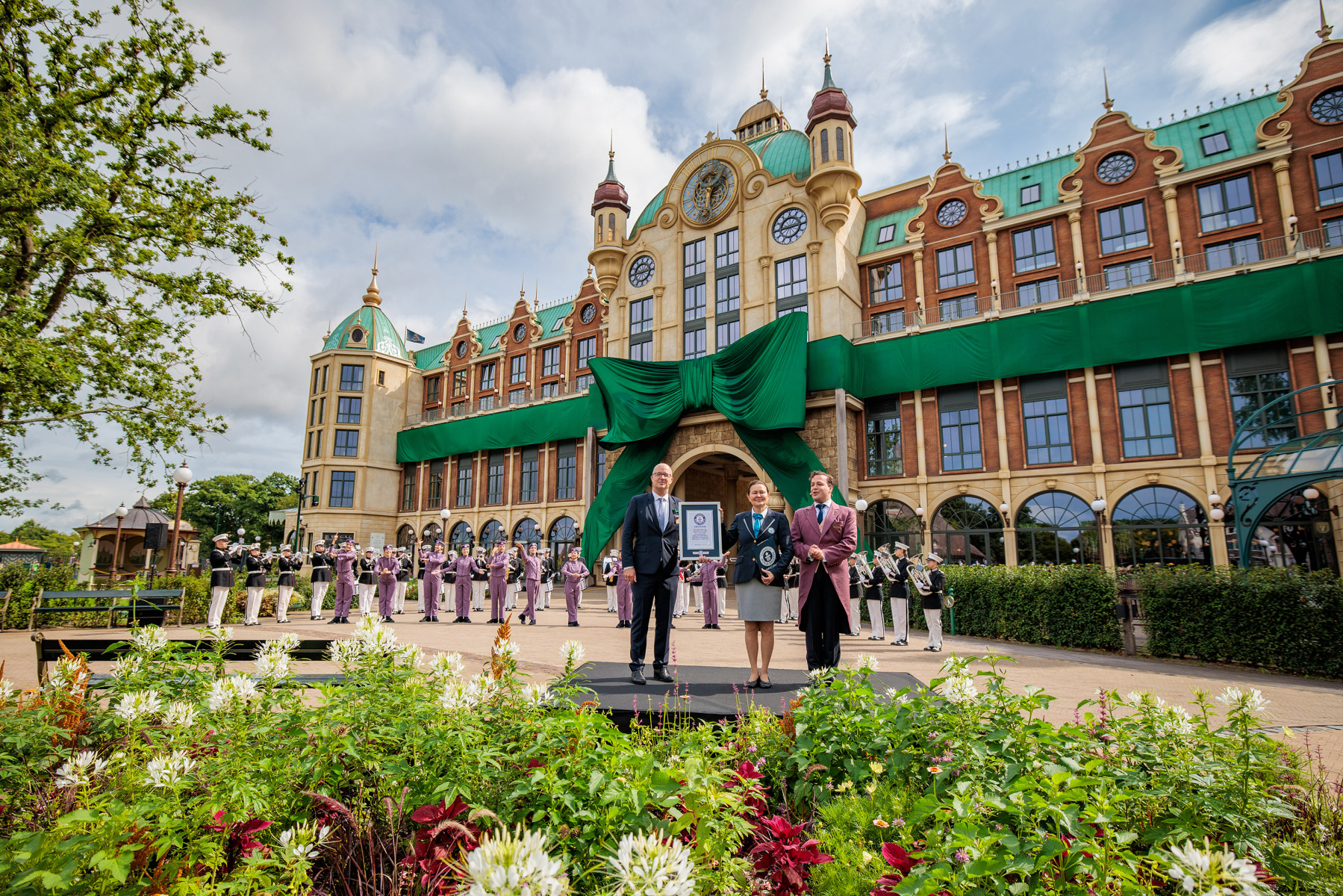 Dutch Theme Park Efteling Breaks World Record to Celebrate New Hotel Opening