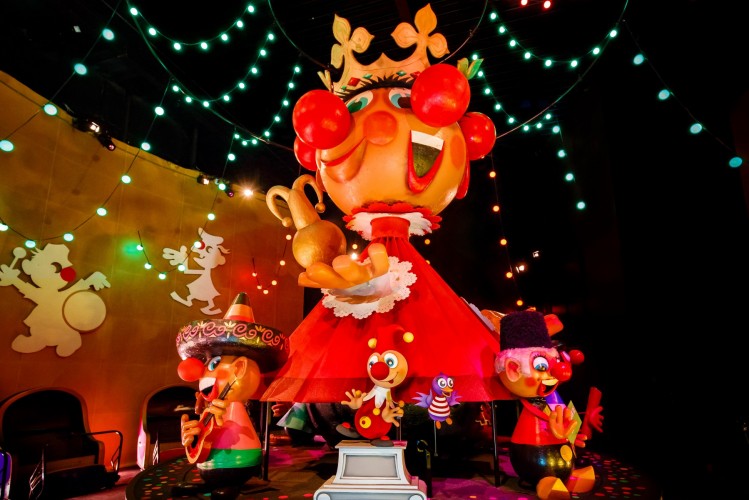 Popular Efteling attraction Carnaval Festival re-opens after a three ...